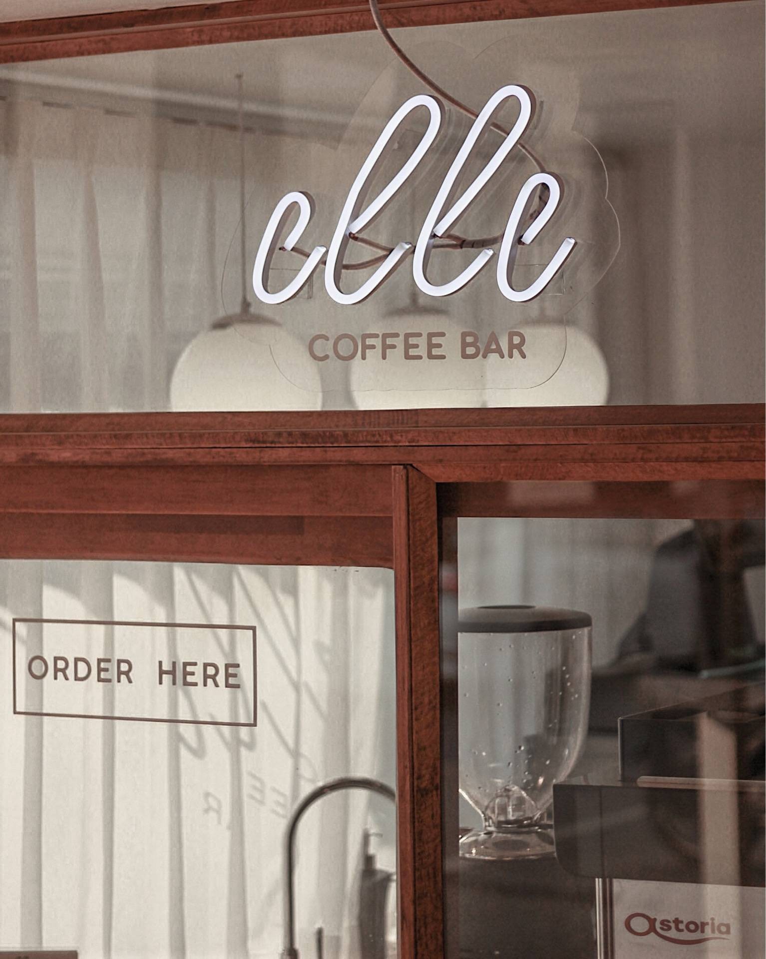 รูป ELLE COFFEE BAR