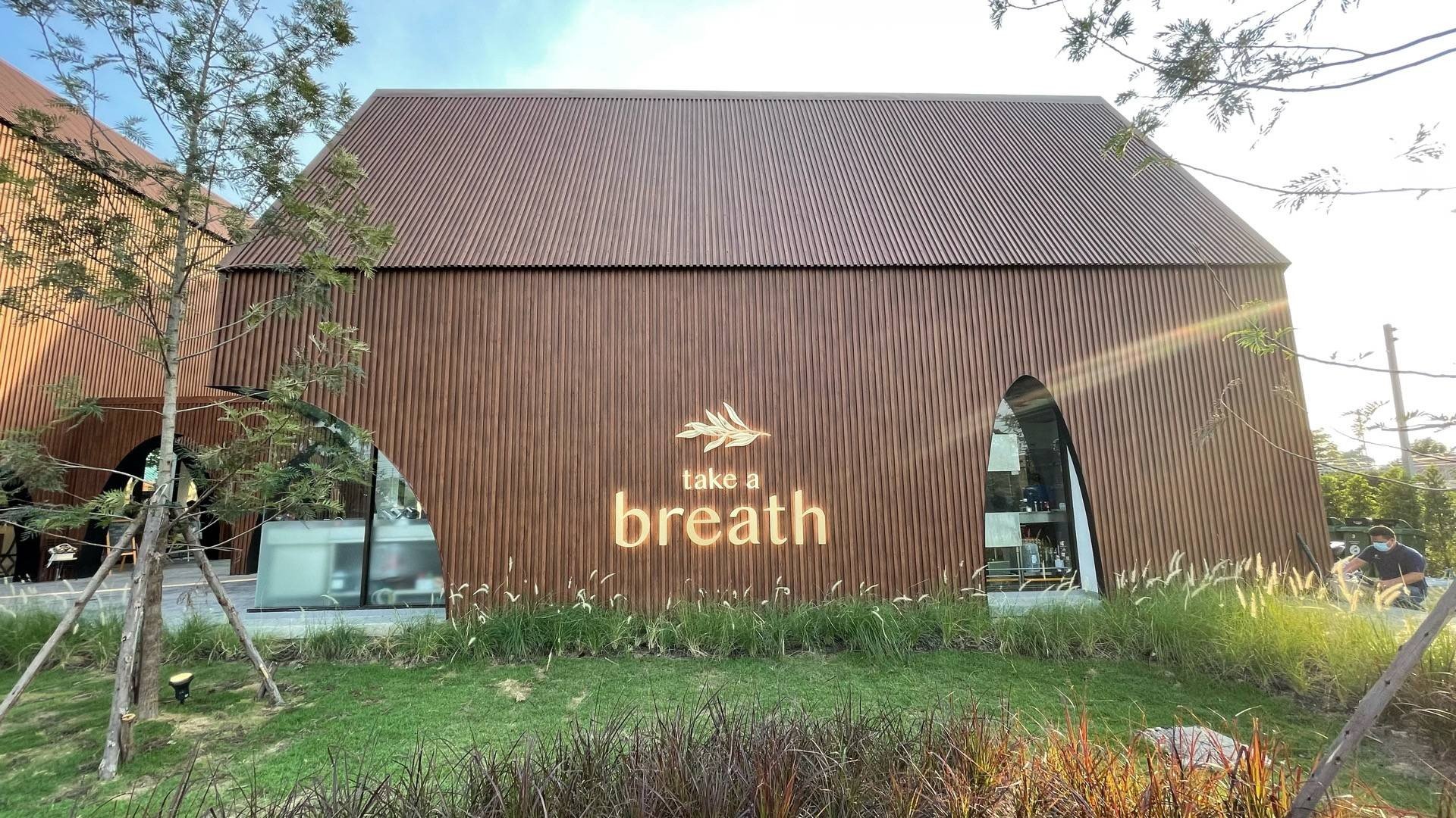 รีวิว Take A Breath Cafe and Eatery - Follow from Wongnai vibes