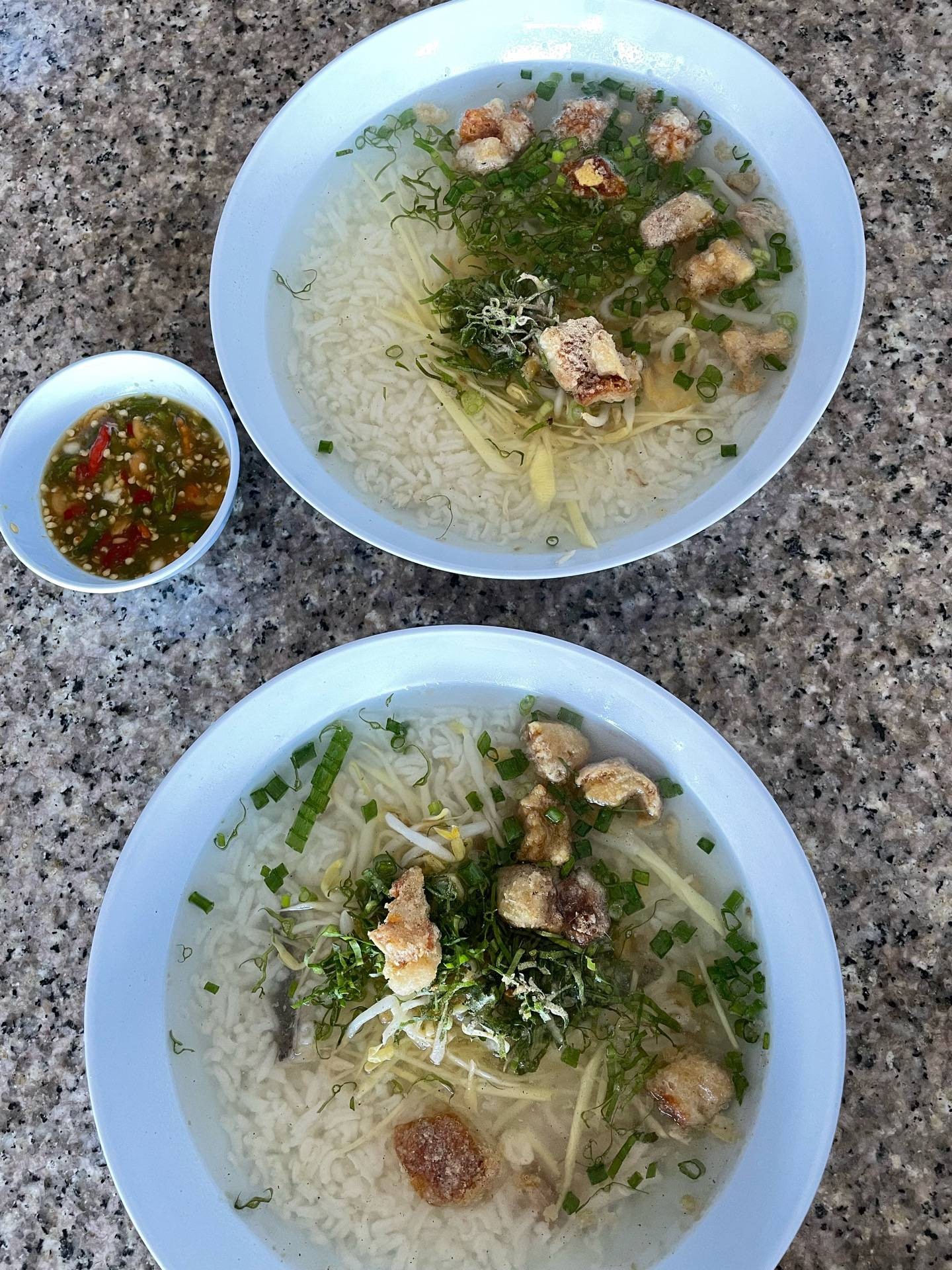 รีวิว ข้าวต้มหัวปลาฝาแฝด ขุนกระทิง - ร้านข้าวต้มปลาลับแบบไม่ลับในปตท ...