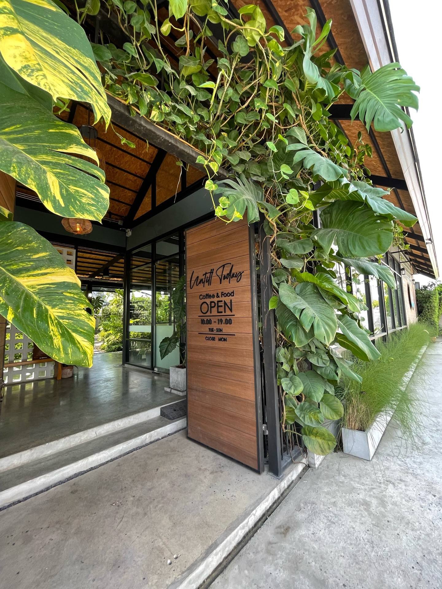 รีวิว Untill Today Coffee - คาเฟ่ นั่งทำงานได้ ที่นั่งเยอะ จอดรถสะดวก ...