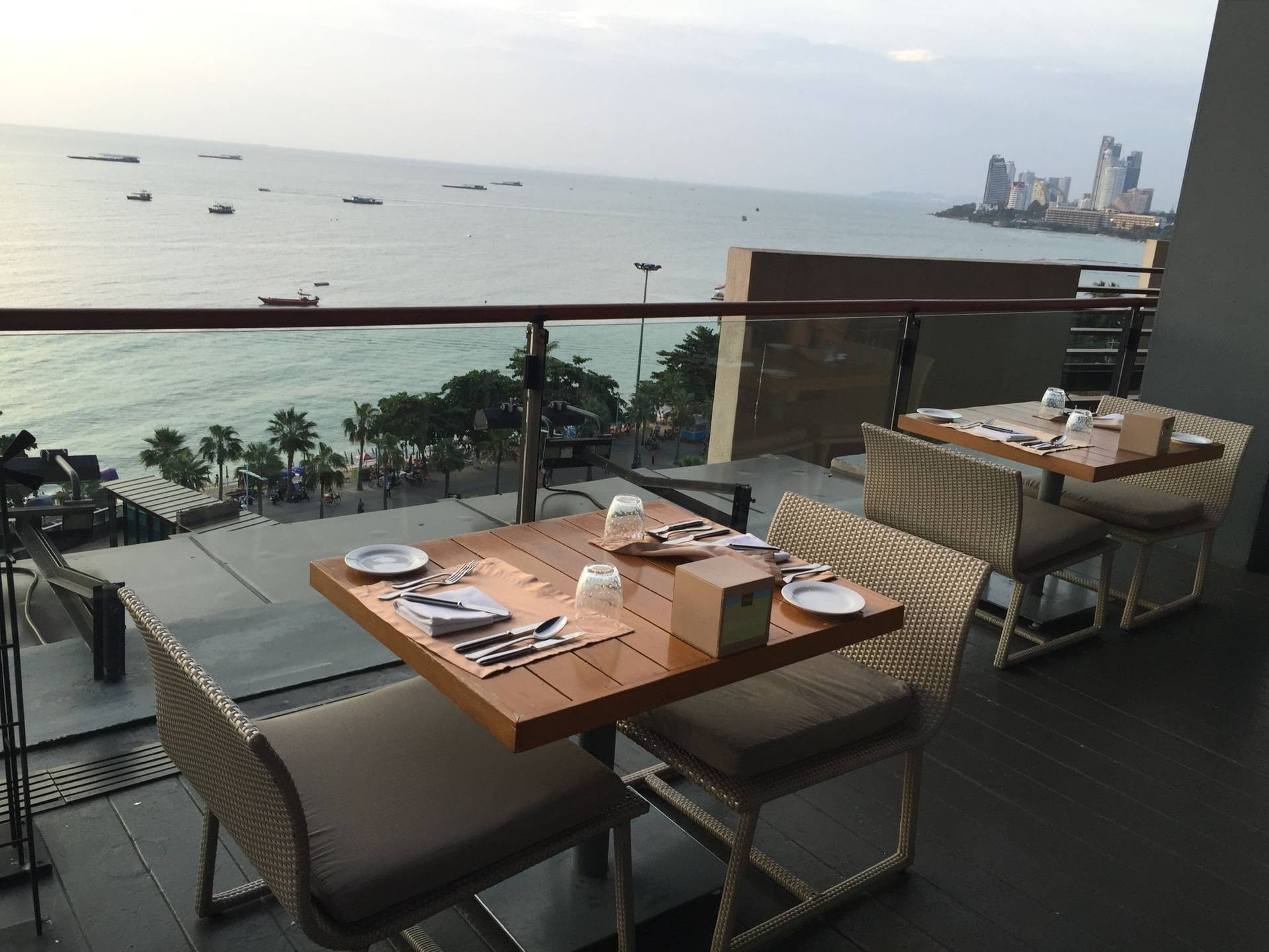 รูป Edge, Hilton Pattaya Hilton Pattaya Hotel