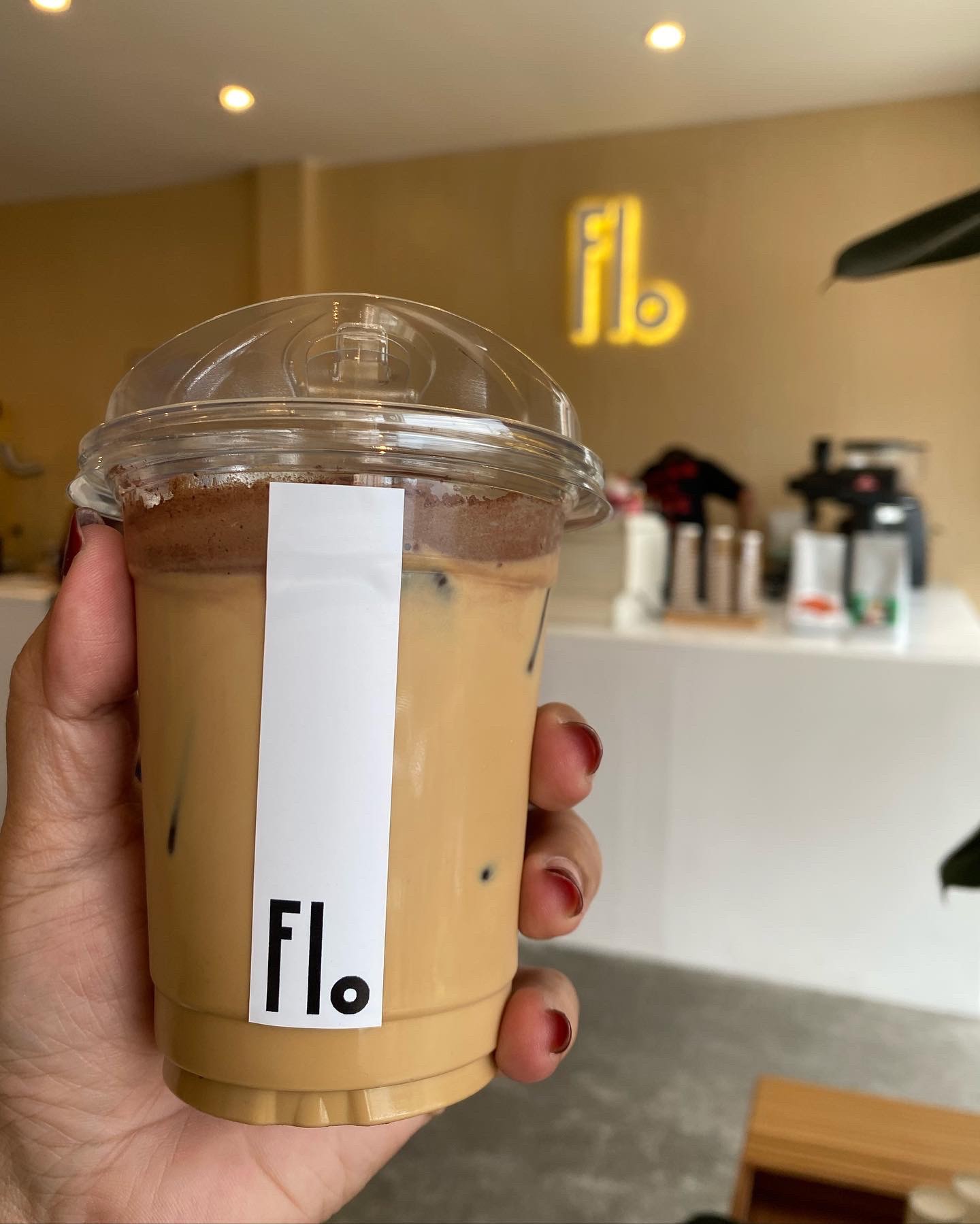 รีวิว Flo Coffee - กาแฟอร่อยมากๆๆๆๆๆๆๆ 😋เราสั่ง คาปูชิโน่เย็น ช็อคโกแลต ...
