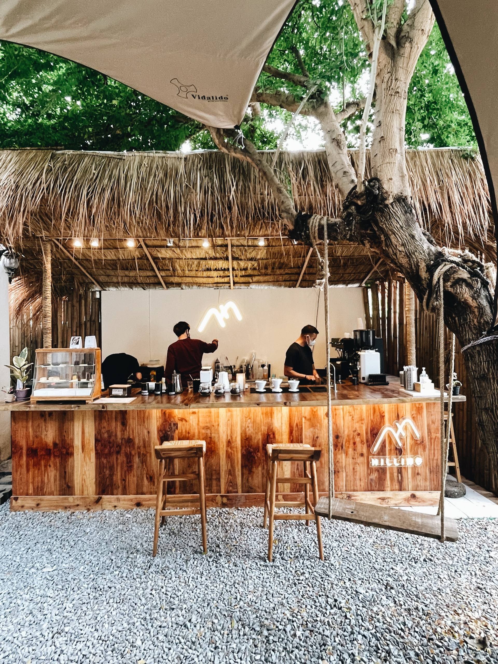 รีวิว Hilling Bkk - HILLING คาเฟ่แคมป์ปิงบนถนนเชื้อเพลิง ดื่มกาแฟเสร็จ ...