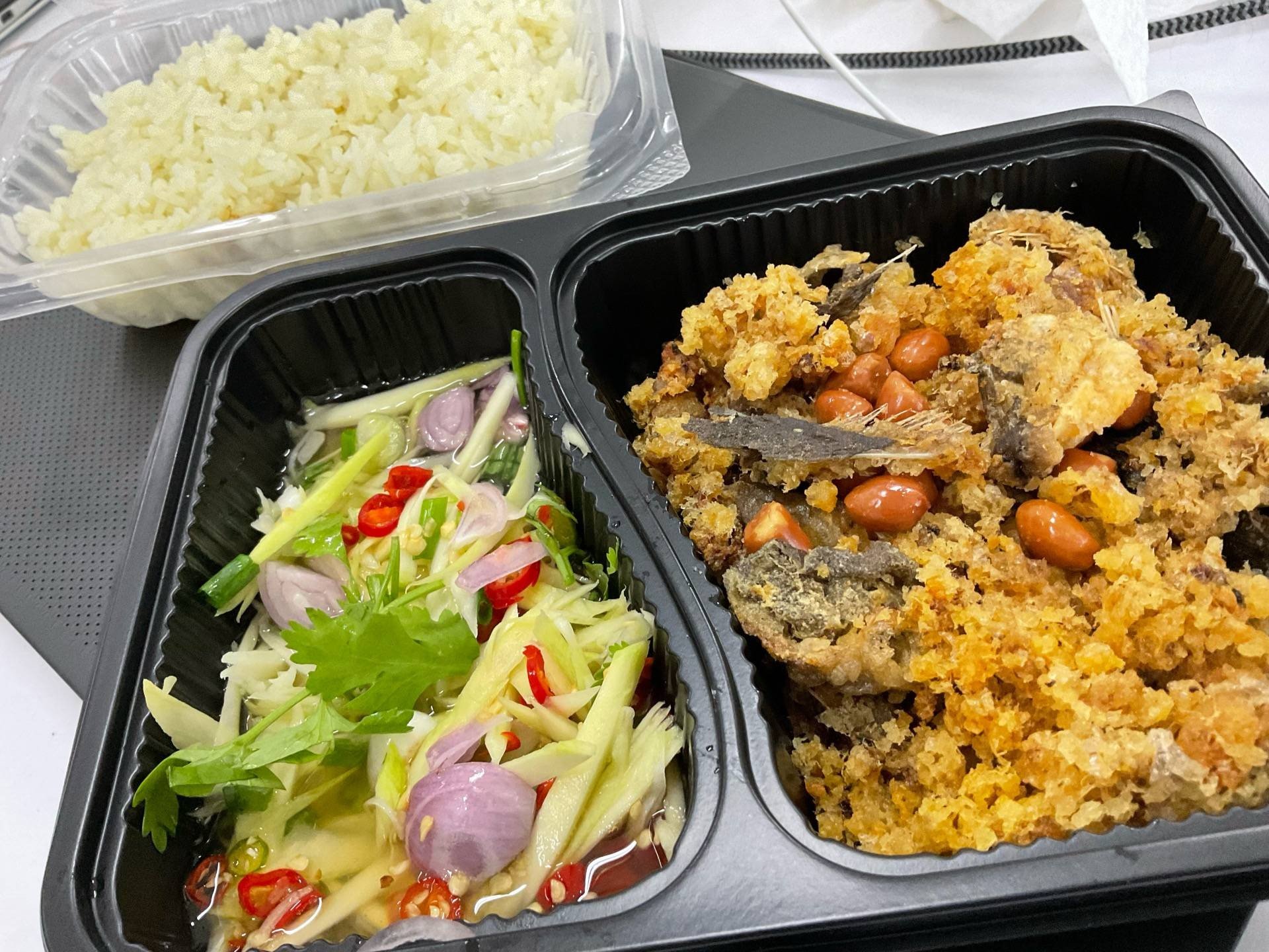 รูป TOEY AOEY (เตยเอย) เจริญกรุง 24