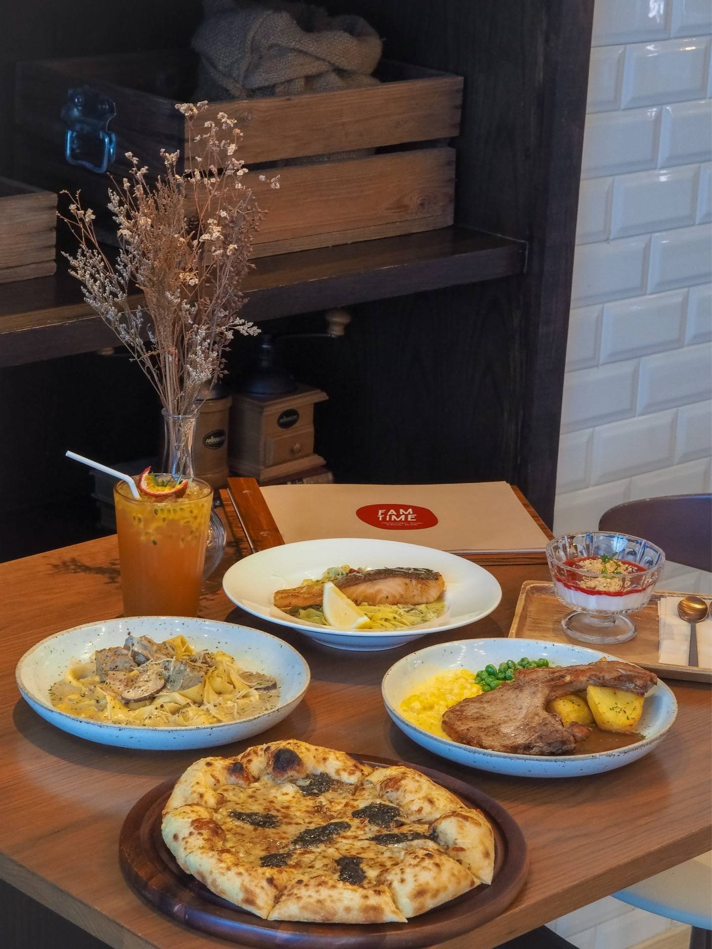 รูป Fam Time Steak and Pasta