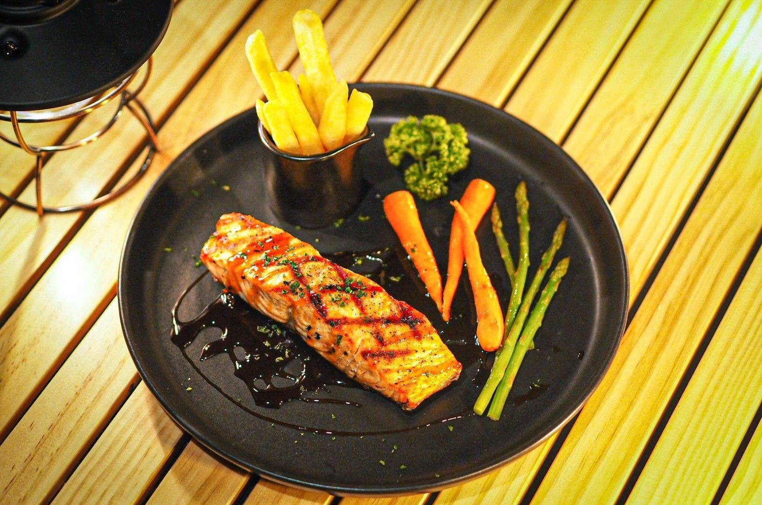 รีวิว ครัวแคมป์ไฟ Campfire Kitchen Chiangmai - ใครยังไม่เคยทานลองสั่ง ...