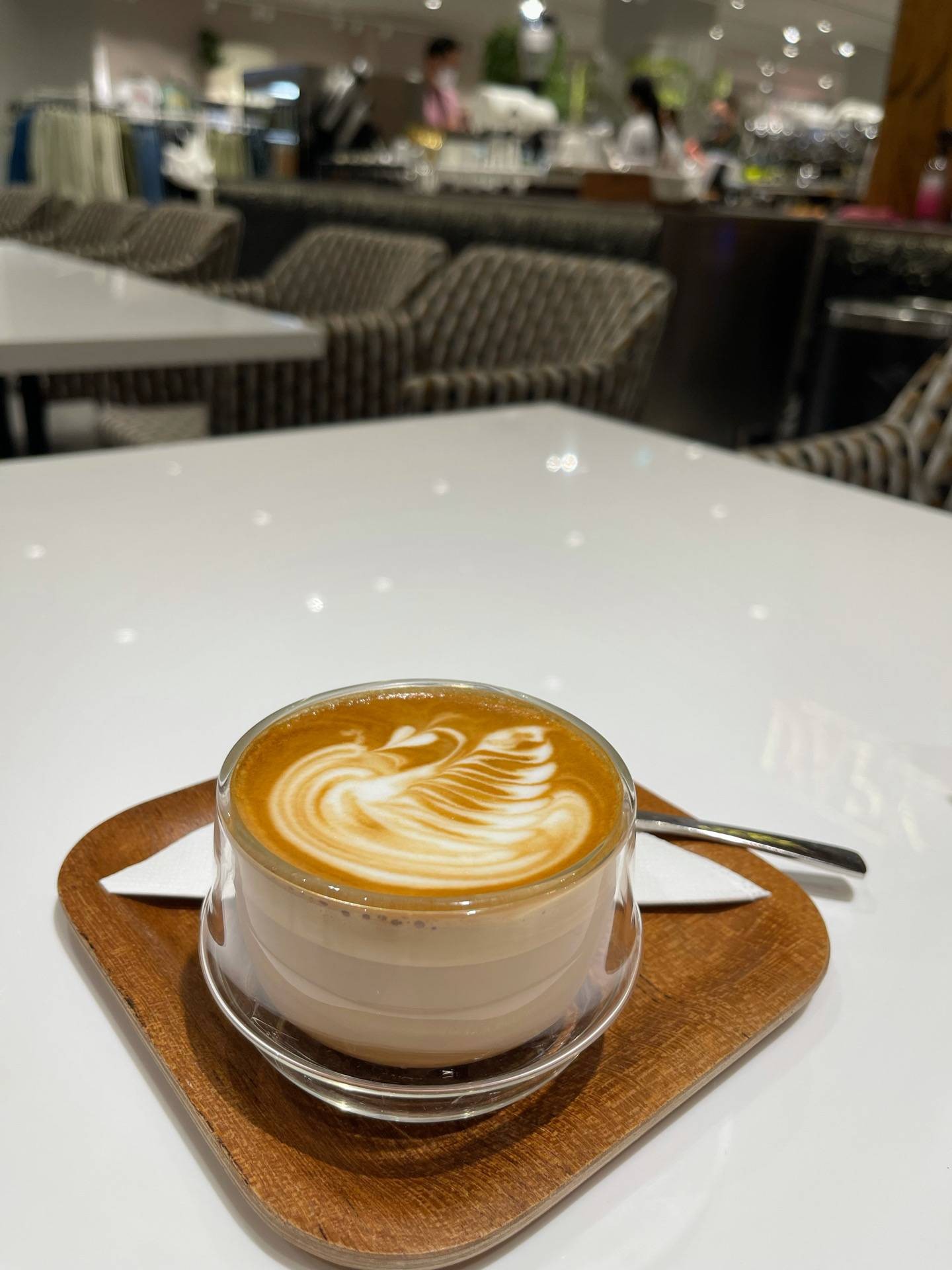 Coffee Latte ร้าน Dark Cafe Centralworld