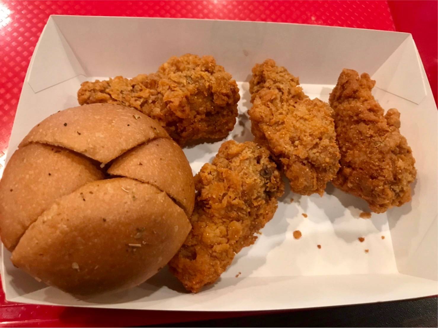รีวิว KFC บิ๊กซี หาดใหญ่ 2 - เมนูใหม่ขนมปังกระเทียมและไก่แซ่บ