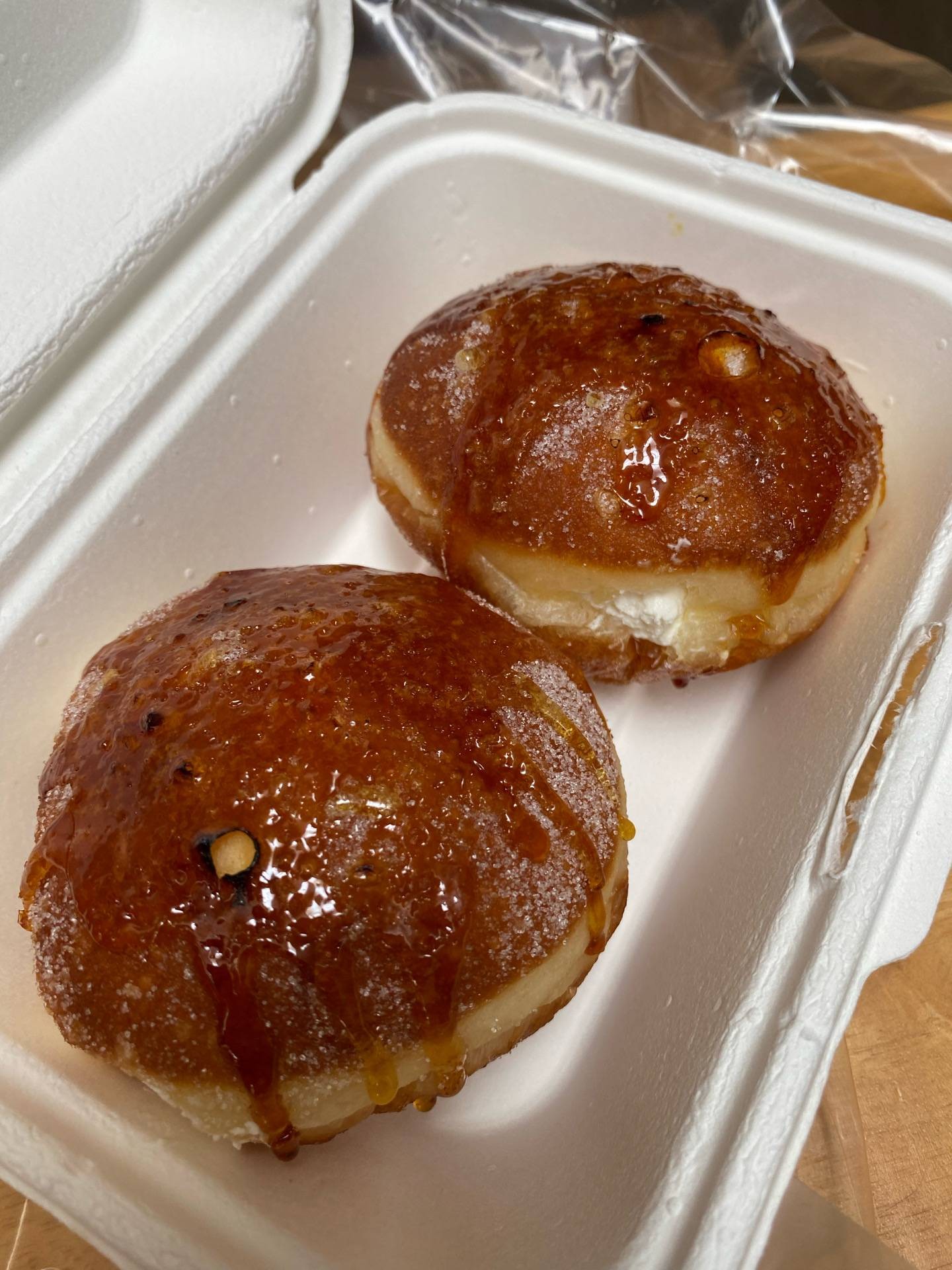 รีวิว Mooh Doughnuts - ขอให้ลอง ออริจินอล แล้วก็ตามด้วย ครีมบูเล่ อร่อยทั้งคู่