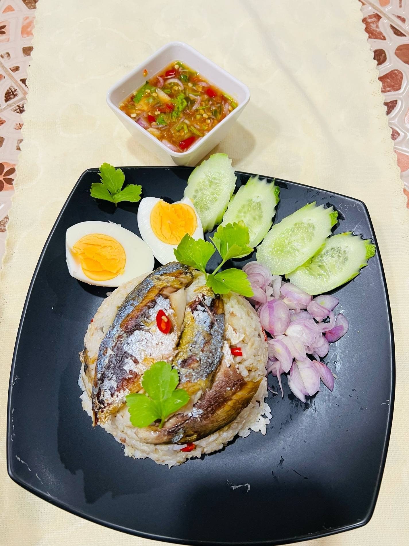 ข้าวหน้าปลาทูแกะ • image ร้าน Mango Station at Pattaya