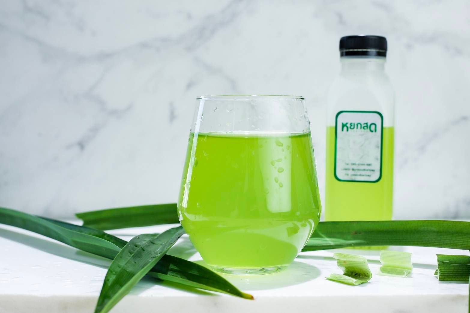 น้ำใบเตยหญ้าหวาน (Baitoey-Yawhan) • image ร้าน หยกสด ขนมไทยใบเตย ศาลายา