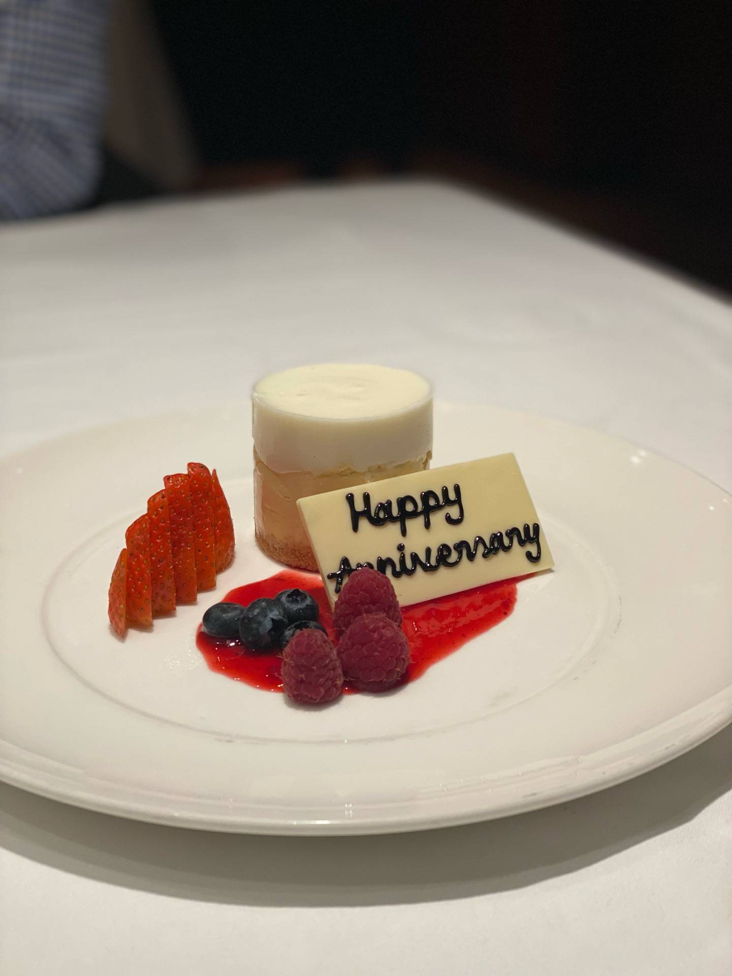 Complimentary cake ร้าน New York Steakhouse โรงแรมเจดับบลิว แมริออท ...