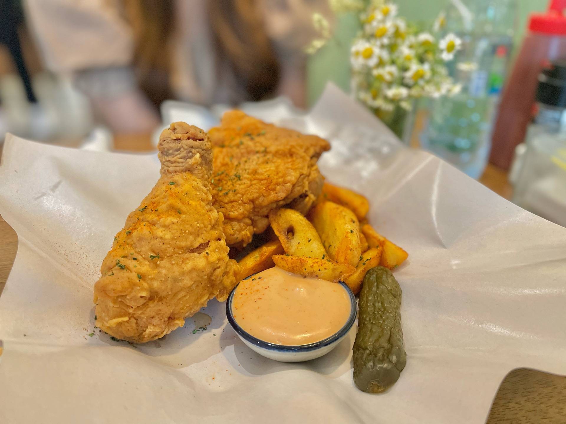 รีวิว Henryfry : fried chicken & housemade food. เจริญกรุง - ร้านไก่ทอด ...