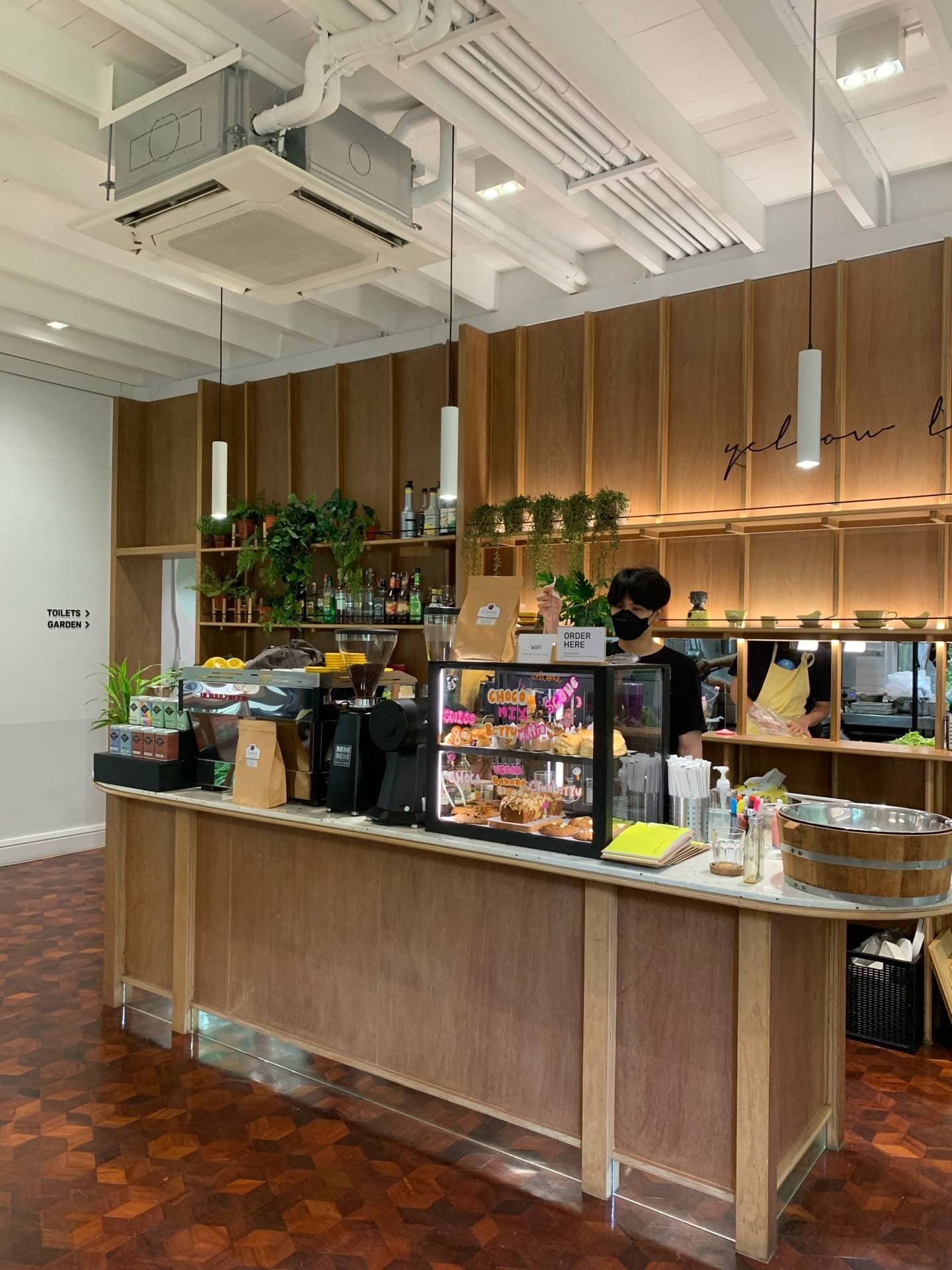 รูป Yellow Lane Cafe Ari