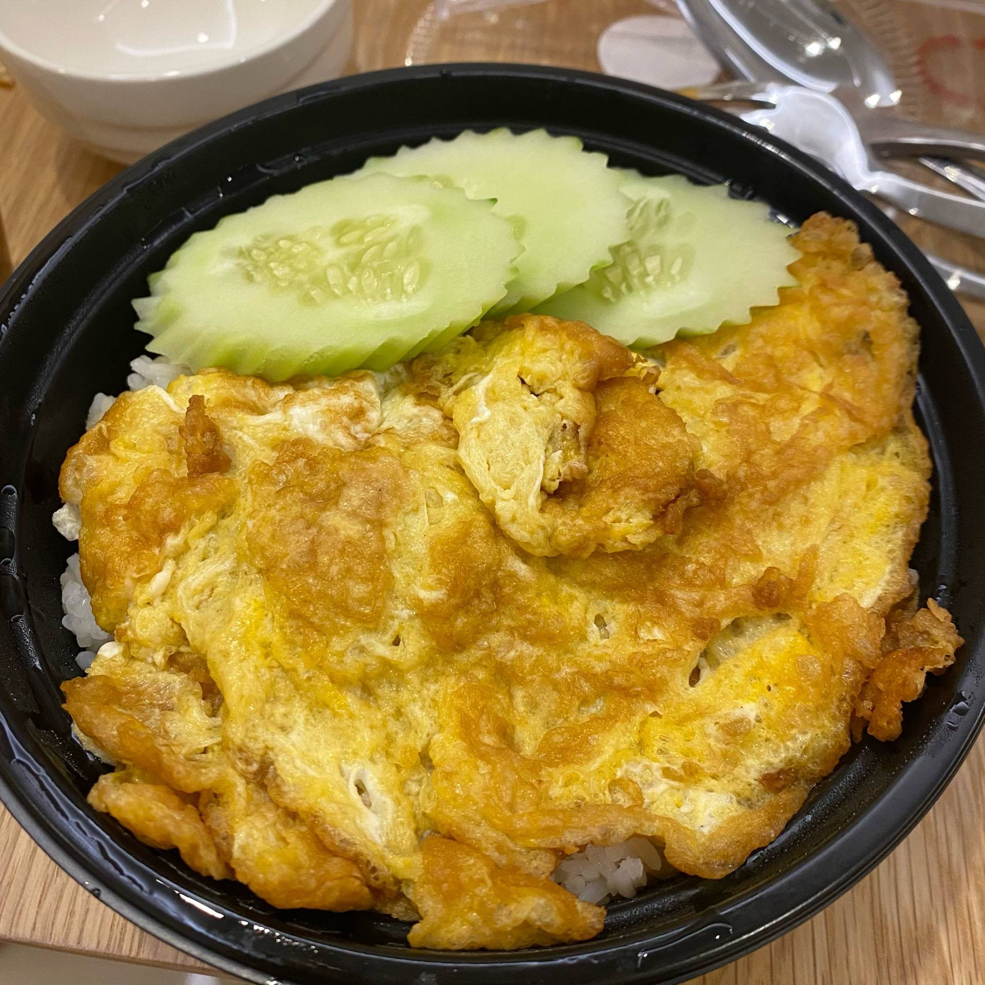 รูป เจ๊ก้อย ถนนเพชรบุรี