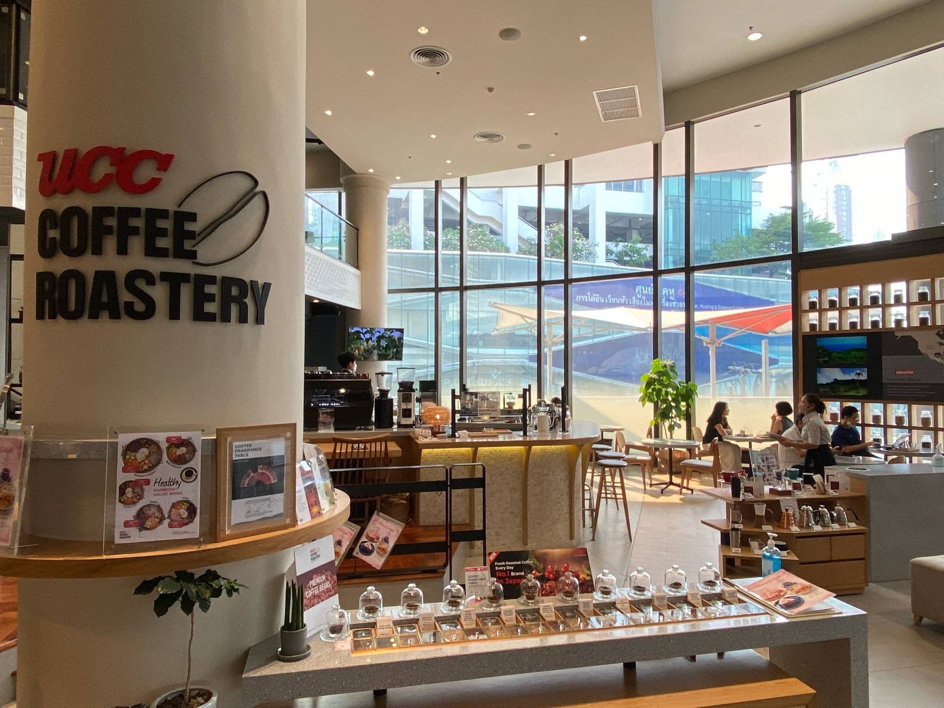 รูป UCC Coffee Roastery Gateway Ekamai