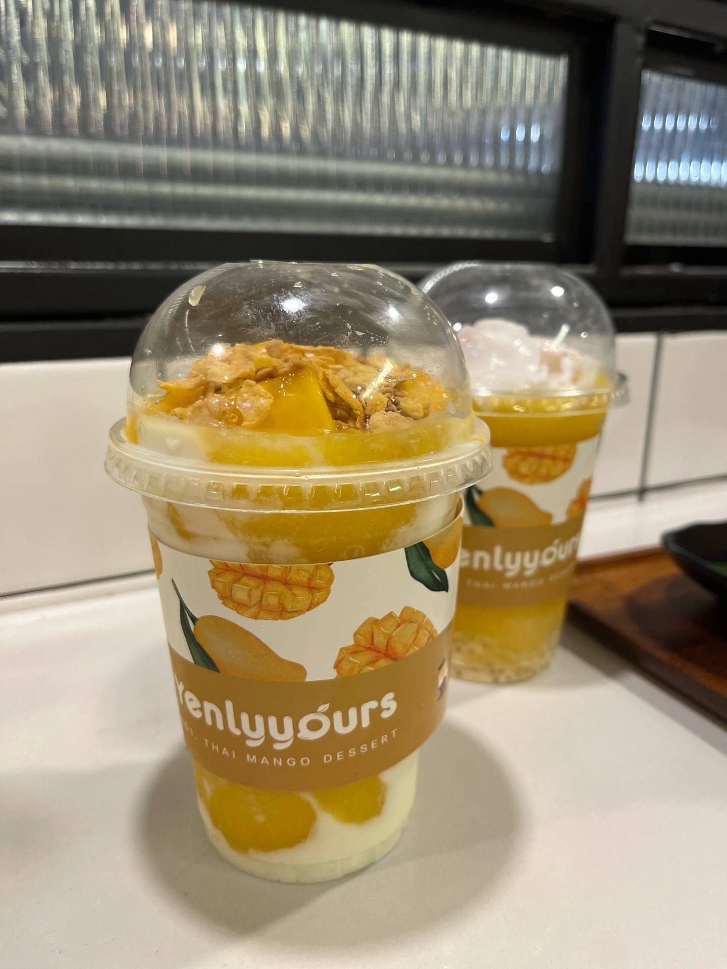 รีวิว Yenly Yours เซ็นทรัลลาดพร้าว - นึกถึงมะม่วงปั่นก็ต้องร้านนี้