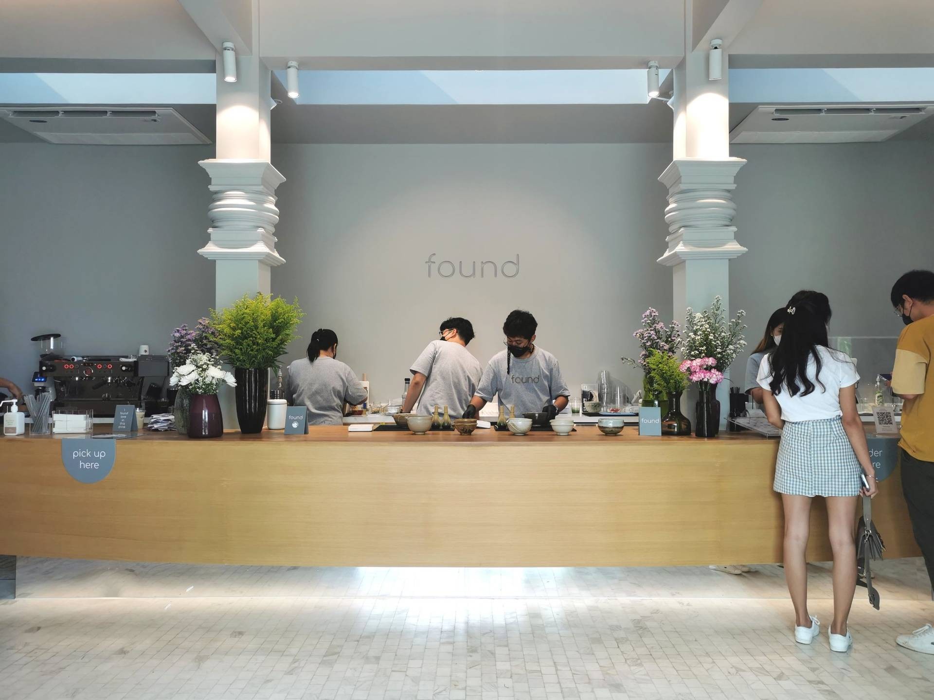 รูป found cafe นวลจันทร์