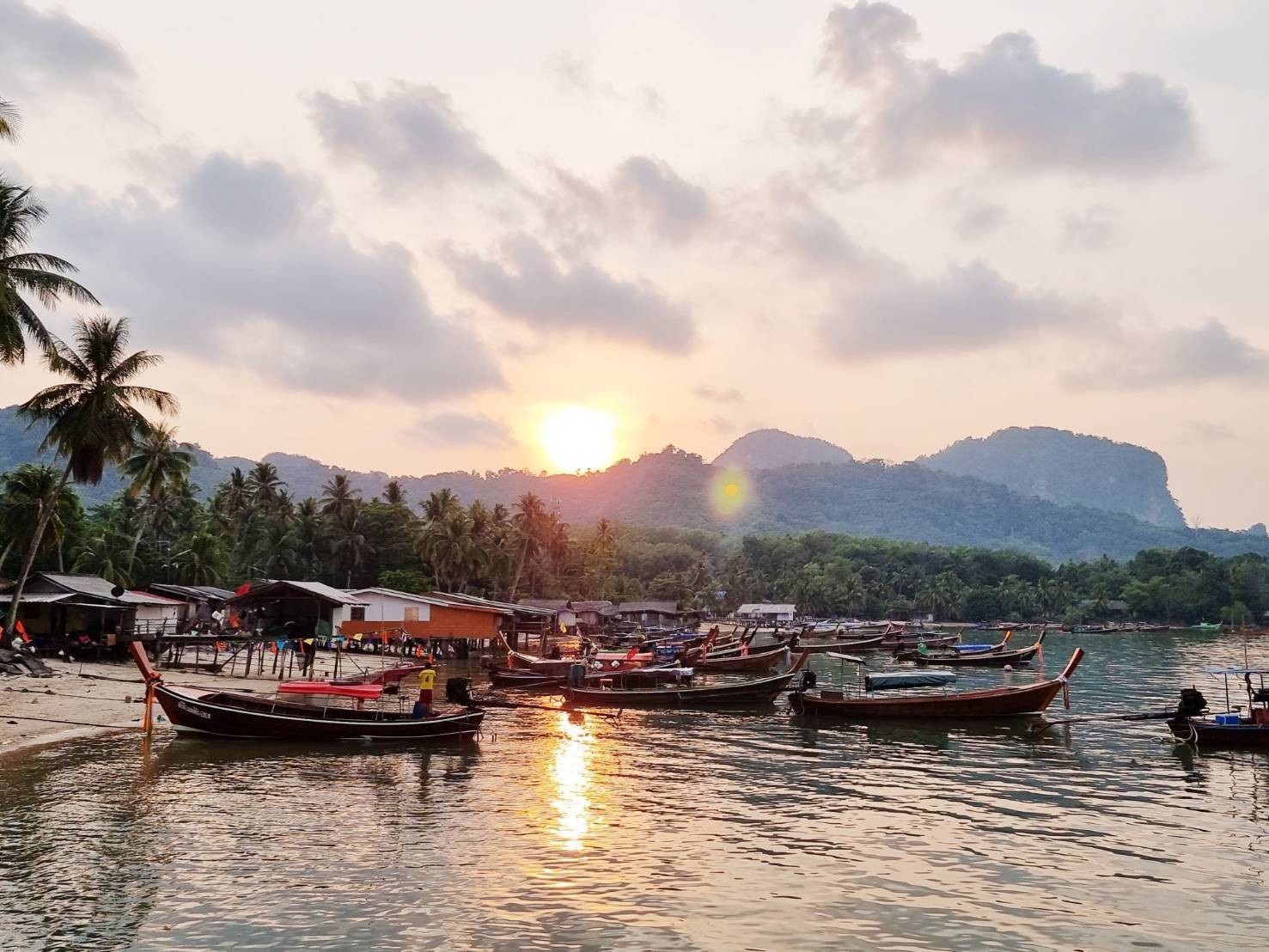 รูป Mook Montra Resort Seafront - Wongnai