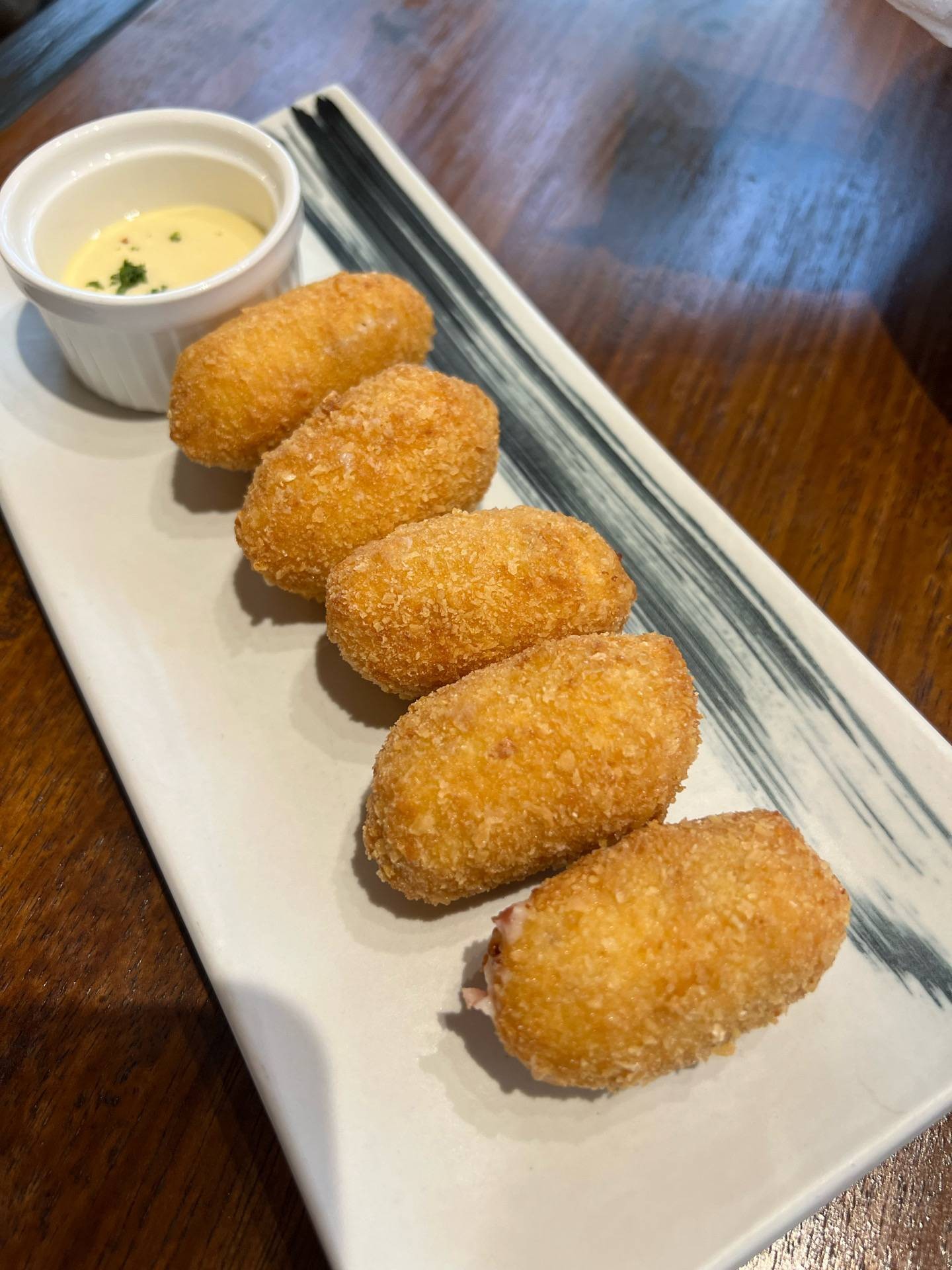 รูป El Tapeo - Spanish Eatery and Wine Bar ทองหล่อ