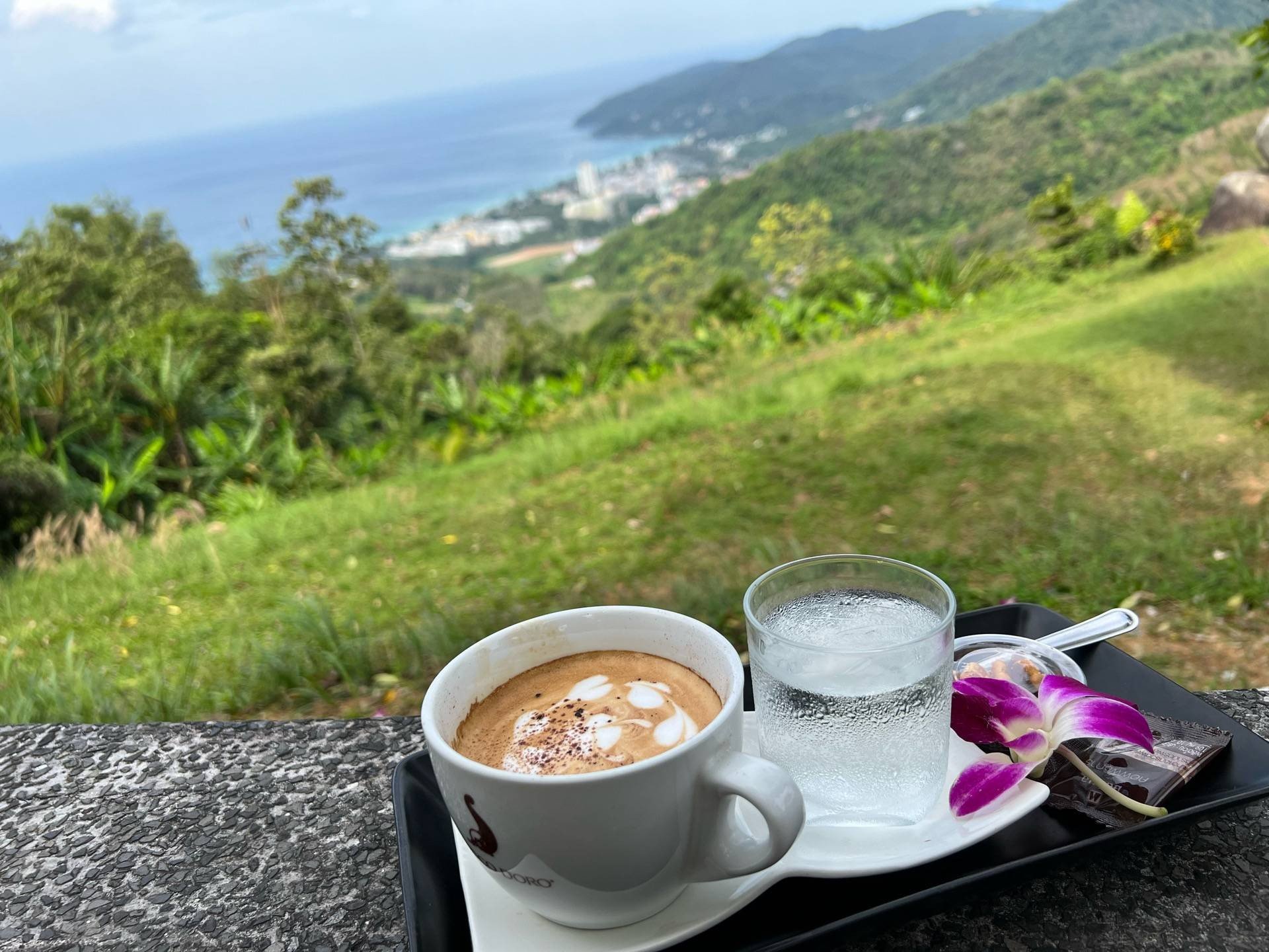 รีวิว Nak-kerd seaview cafe’ - ร้านกาแฟบนเขานาคเกิด วิวทะเลภูเก็ต