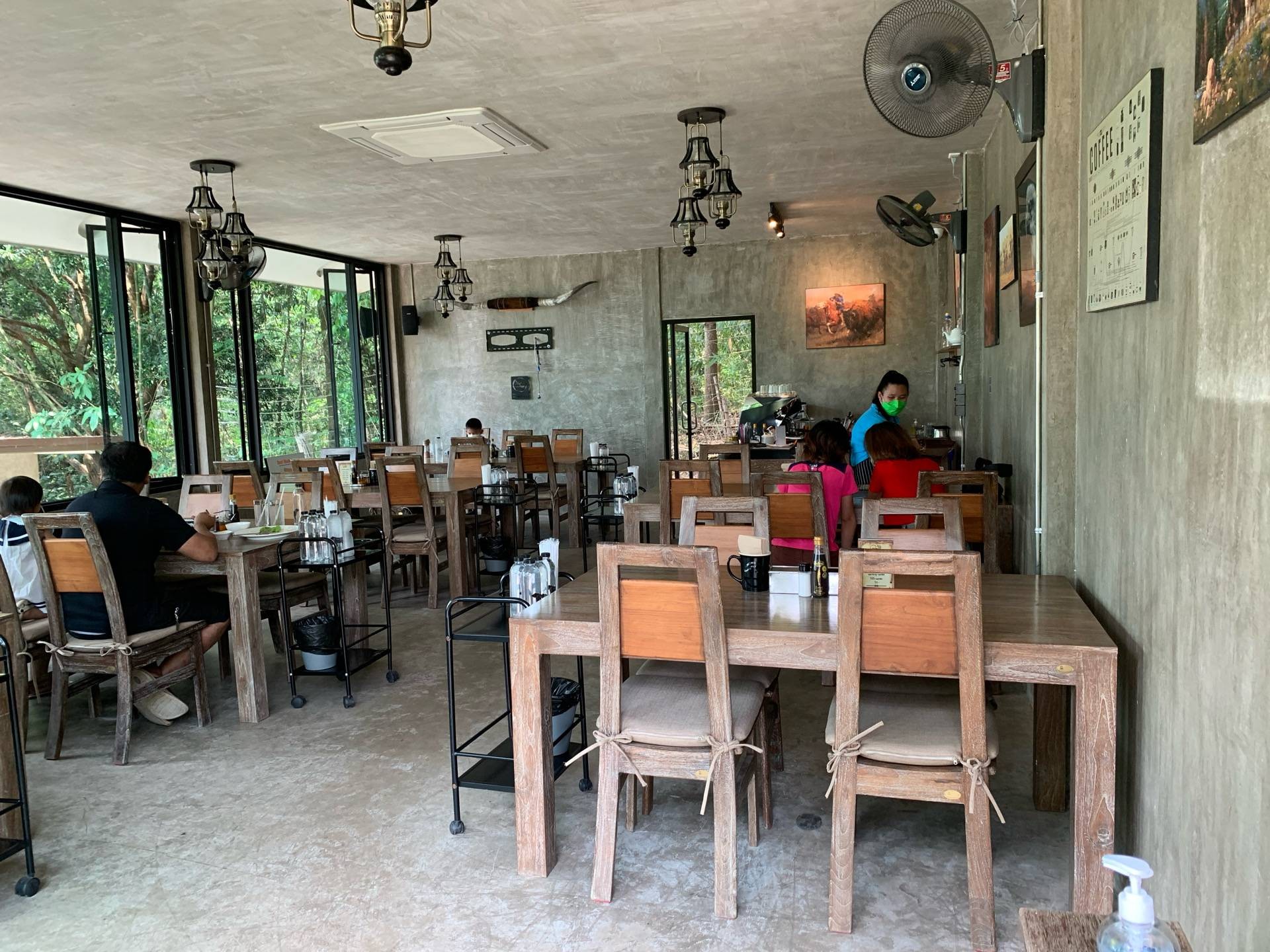 รีวิว Uncle Dee Beef House ดอยเขาควาย เชียงราย - ก๋วยเตี๋ยวเนื้อในสวน