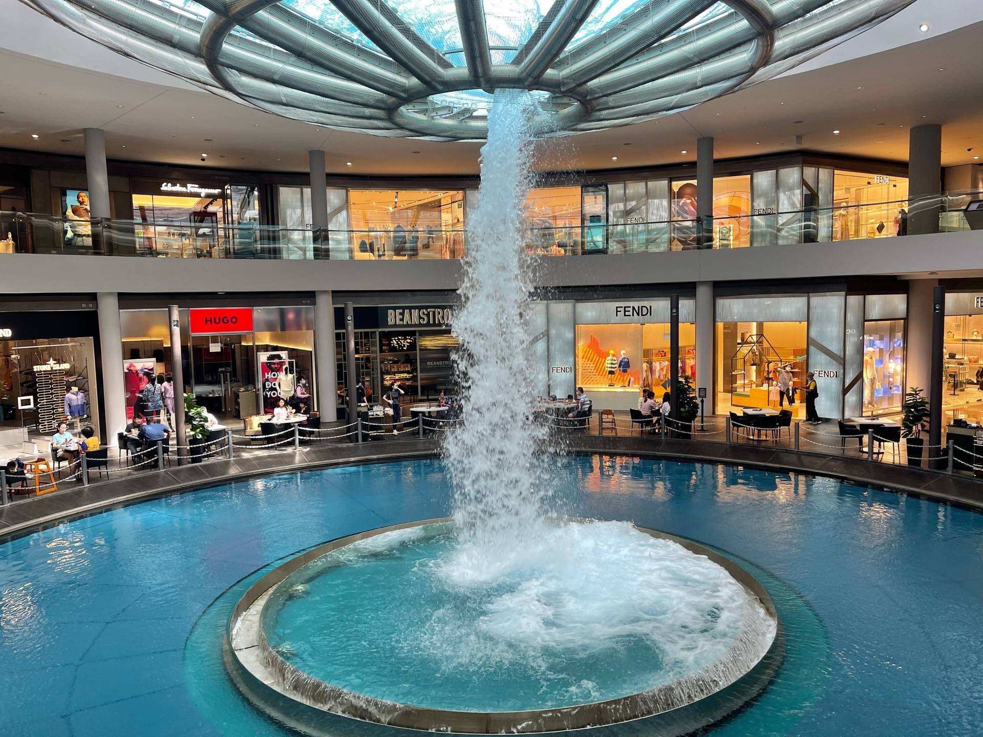 Marina Bay Sands shopping mall - รีวิวสถานที่ท่องเที่ยว - Wongnai