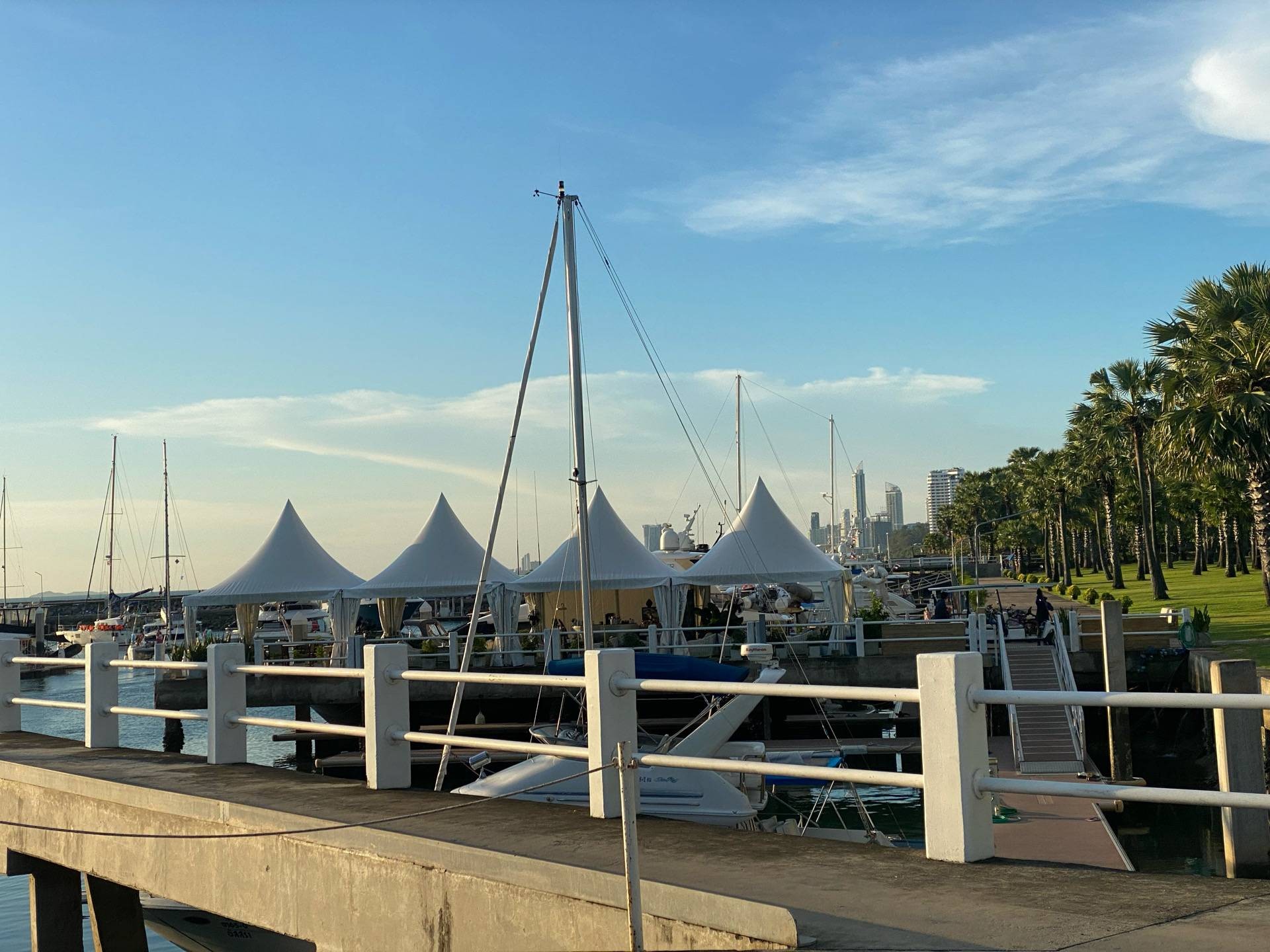 รูป Ocean Marina Yatch Club