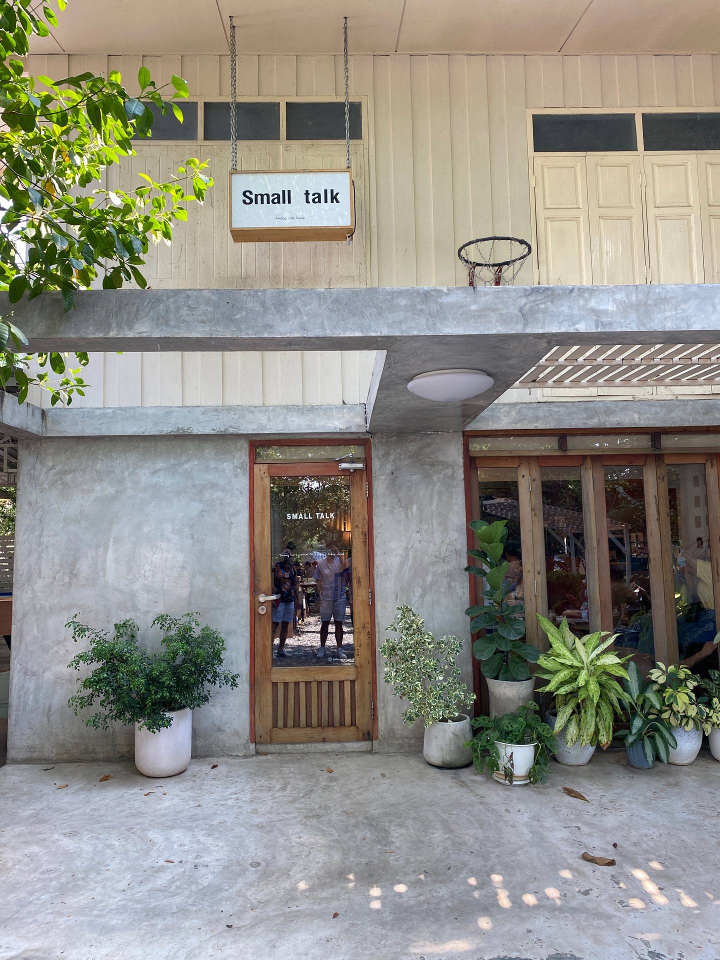 รีวิว Cafe.small Talk - ชิวขั้นเทพ เป็นมากกว่าร้านกาแฟ ที่มีแต่ ...