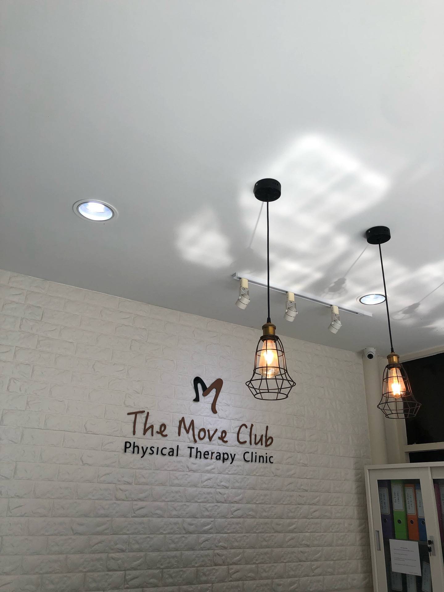 รูป เดอะมูฟคลับคลินิกกายภาพบำบัด สาขารัชดาและสาขาบางขุนนนท์The Move ...