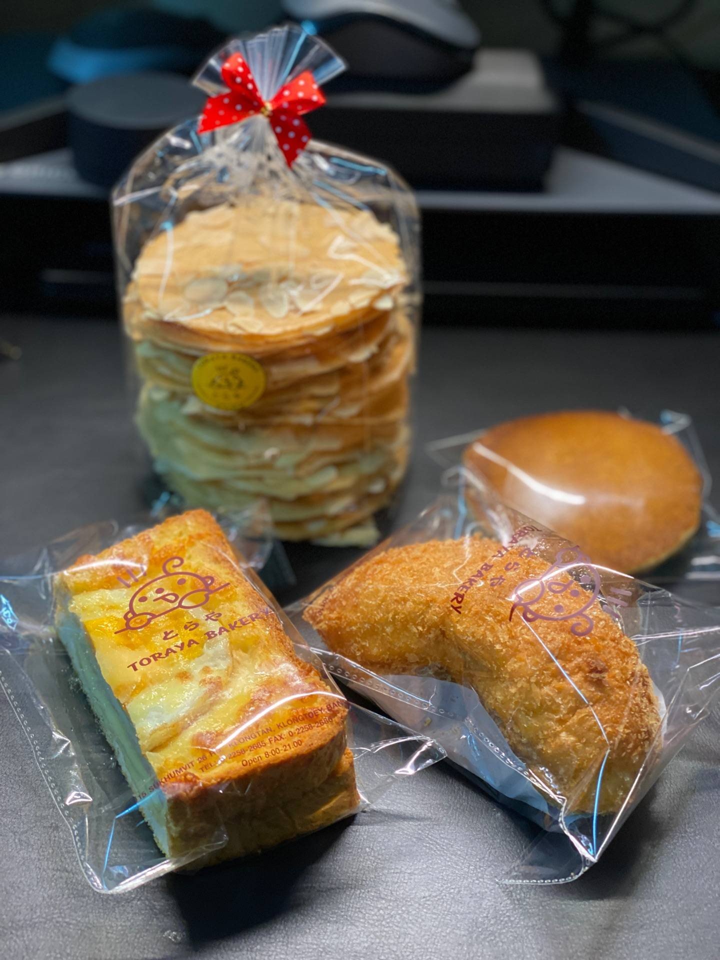 รีวิว Toraya Bakery Nihonmachi - ร้านขนมปังหน้าตลาดปลาญี่ปุ่นทองหล่อ ราคาเบาๆ รสชาติใช้ได้ - Wongnai