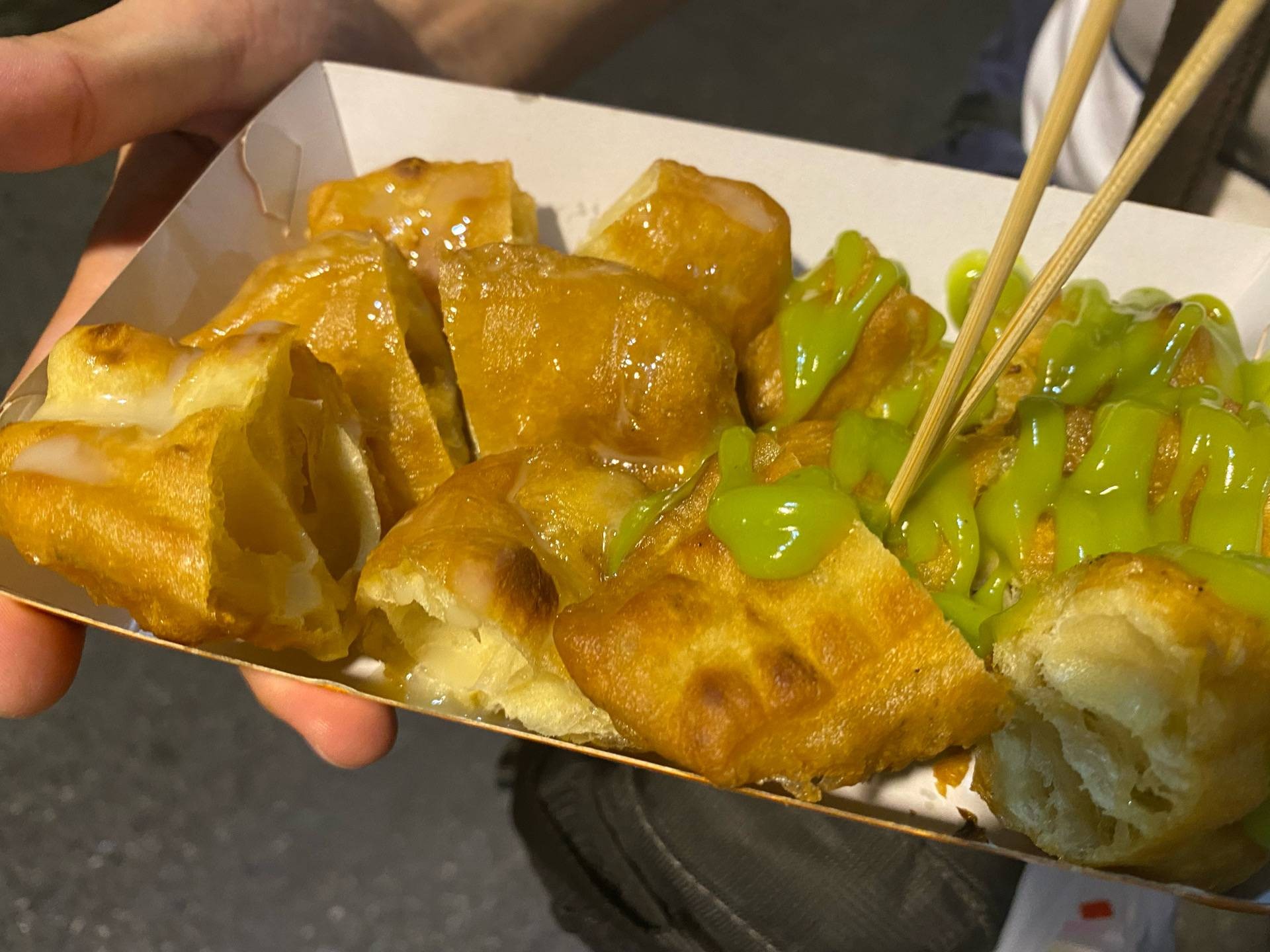 รูป ปาท่องโก๋เสวย เยาวราช - Wongnai