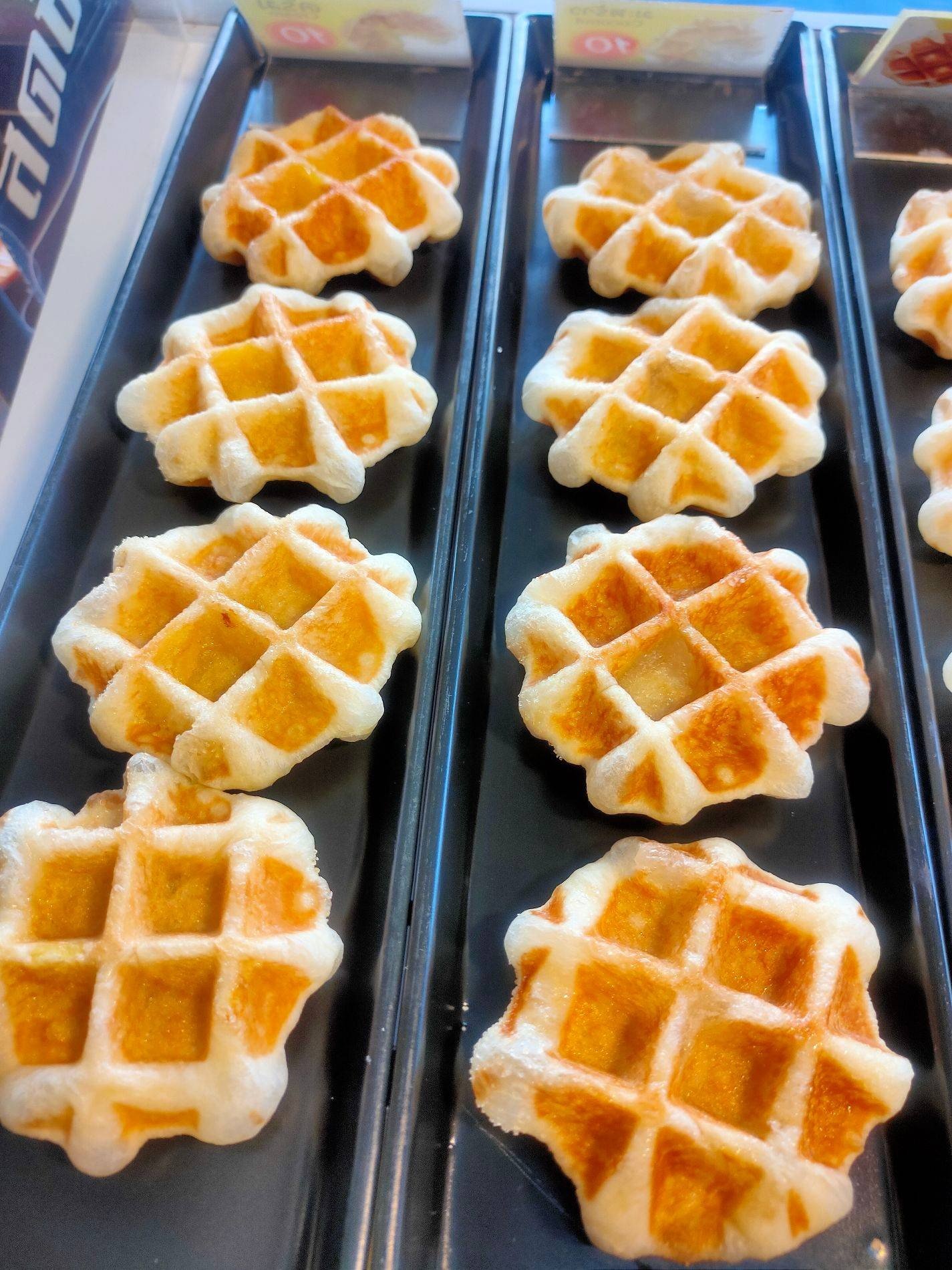 ร้าน ขนมวาฟเฟิล (Waffle hug) & ชานมไข่มุก (Chakuma) | รีวิวร้านอาหาร