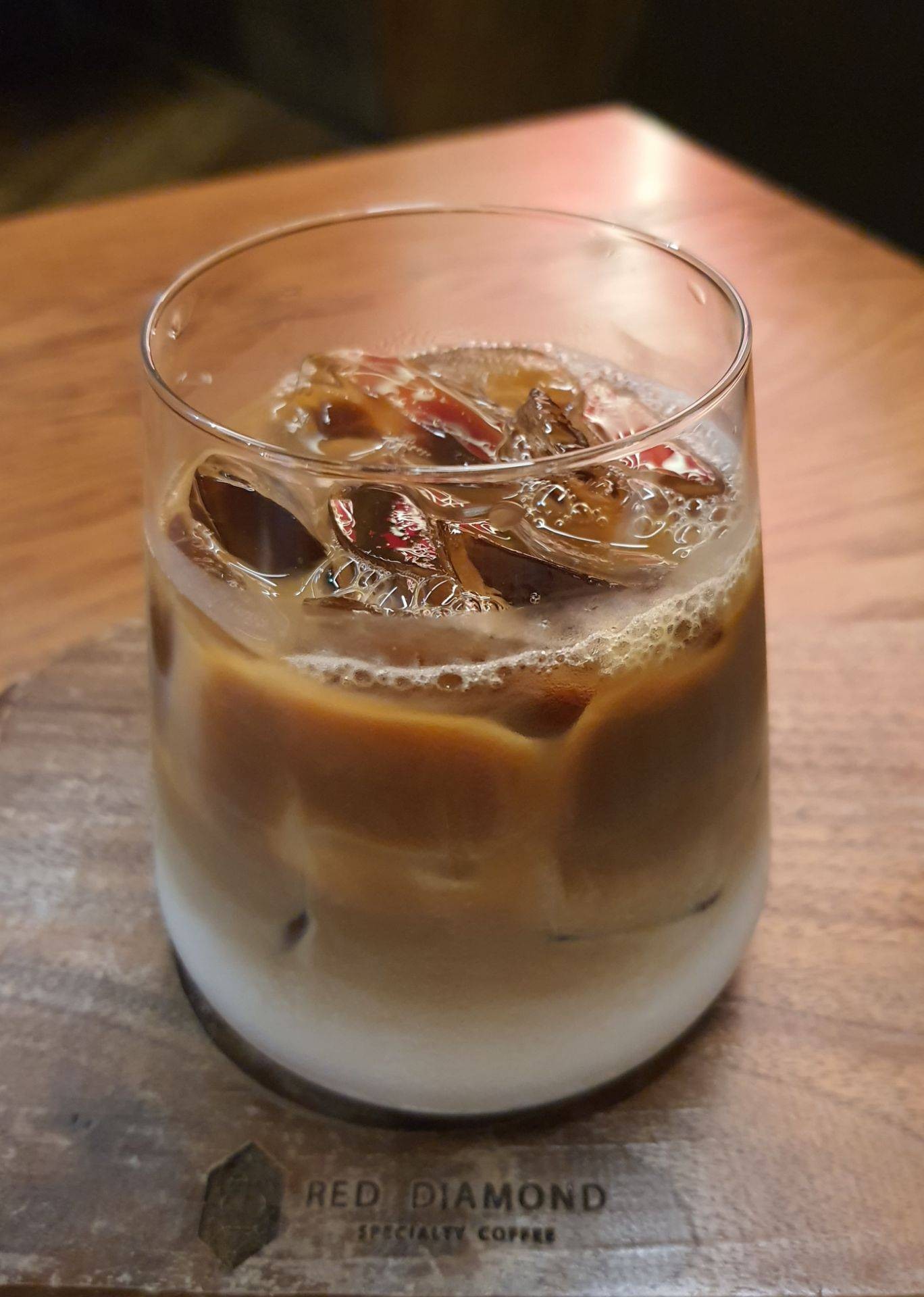 รีวิว Red Diamond Cafe Central World 7 Fl. - Iced Dutch Latte คือดี หอม ...