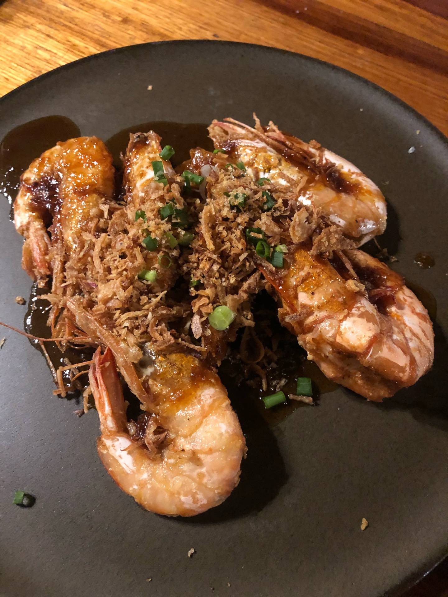 กุ้งซอสมะขาม • เป็นจานที่ดีงามอีกหนึ่งจาน แต่อยากได้น้ำเยอะกว่านี้หน่อย ...