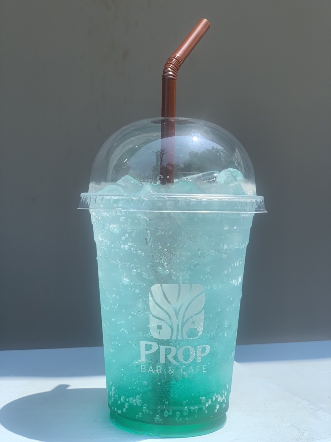 รีวิว Prop Bar & Cafe' Prop Bar & Cafe' - ร้านกาแฟสไตล์สวนป่า...สดชื่น ...