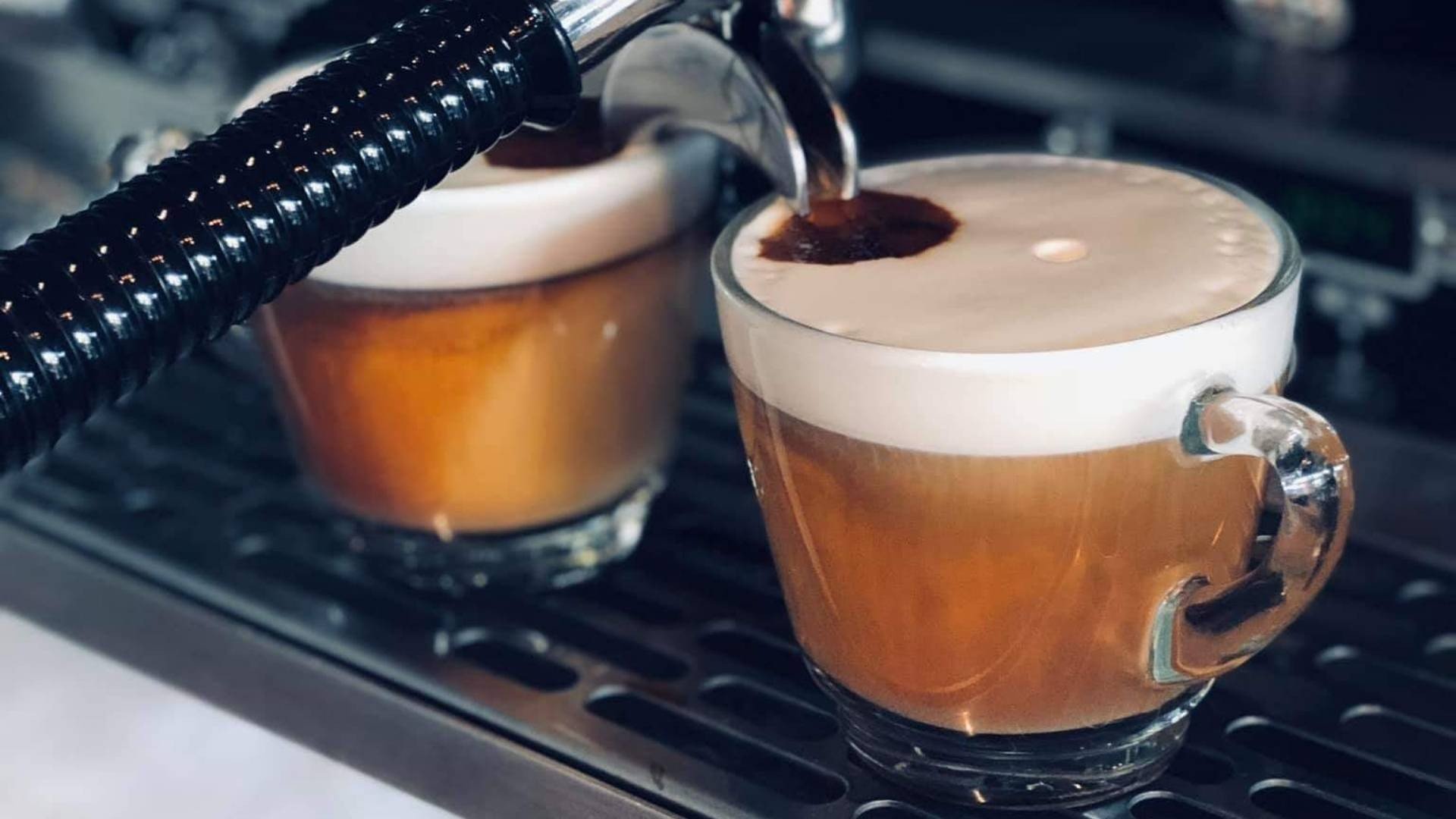 Cafe'99 กาแฟสด@ป้อมจุดตรวจโรงพักกะทู้ - สั่งอาหารเดลิเวอรี | Wongnai x ...