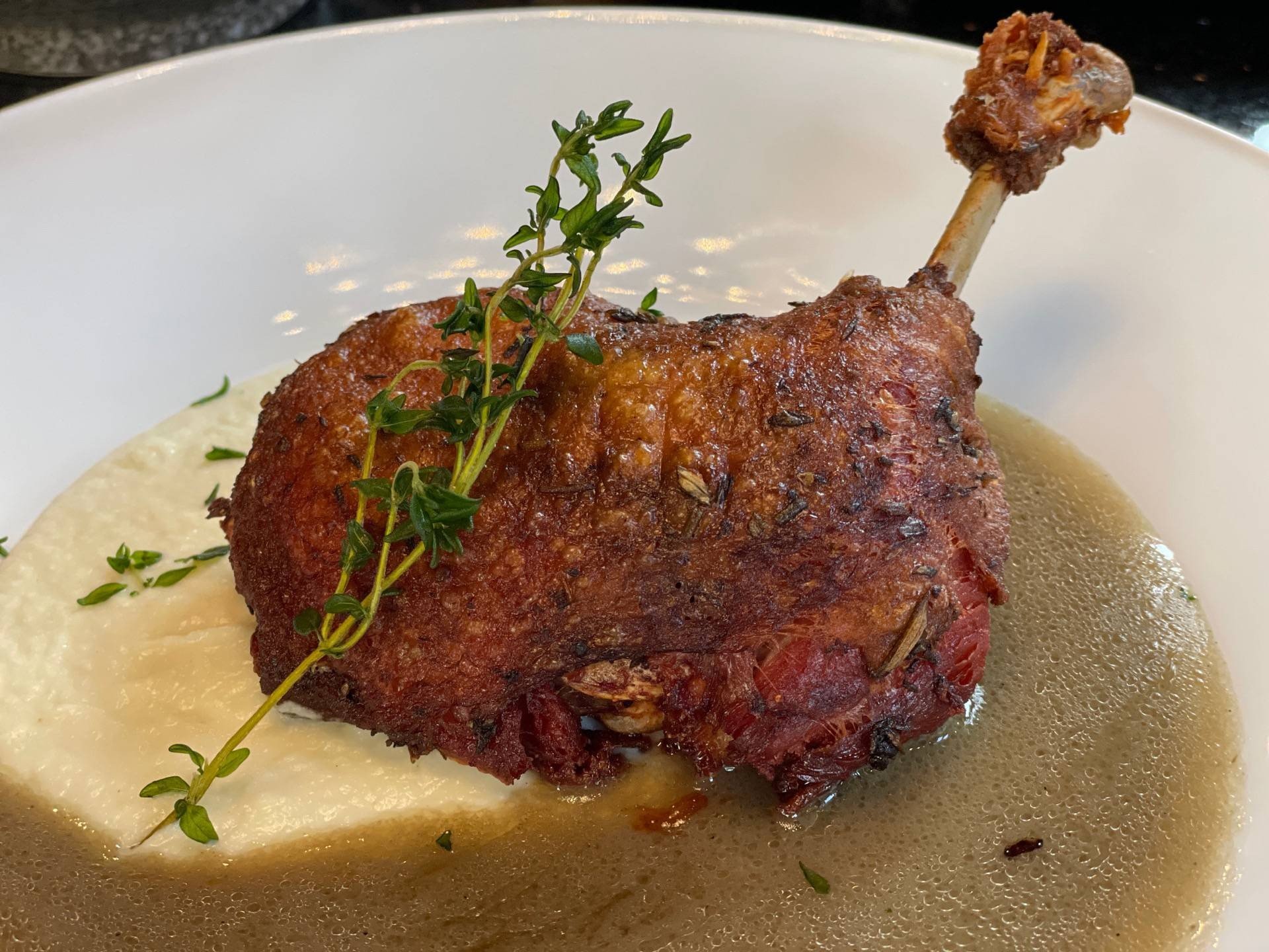 รูป CUT Raw & Grilled และ Chez Miline