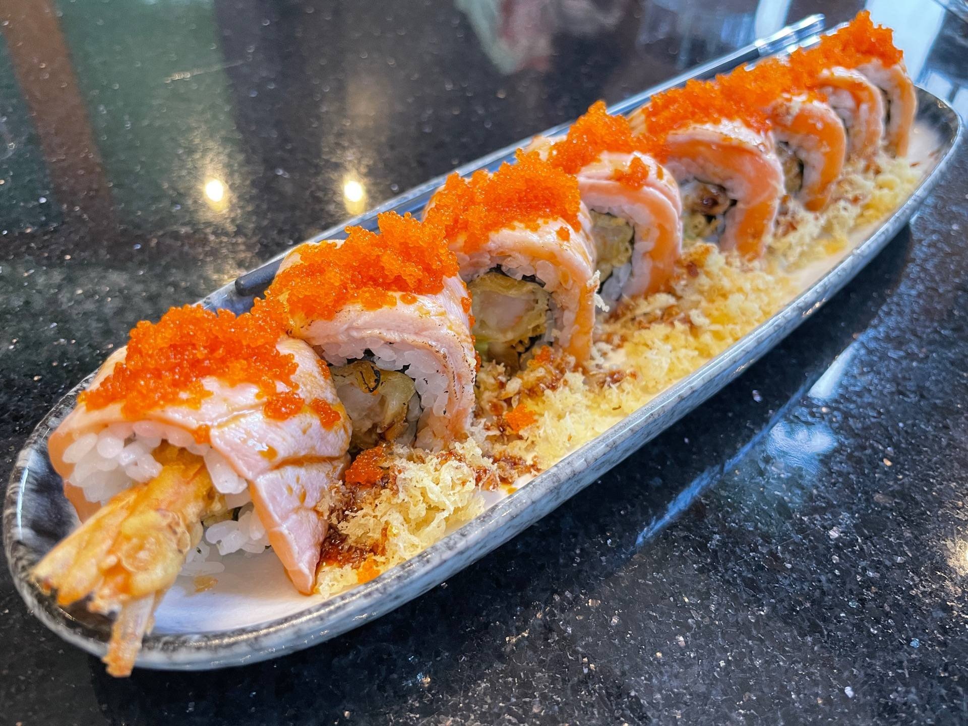 รูป CUT Raw & Grilled และ Chez Miline