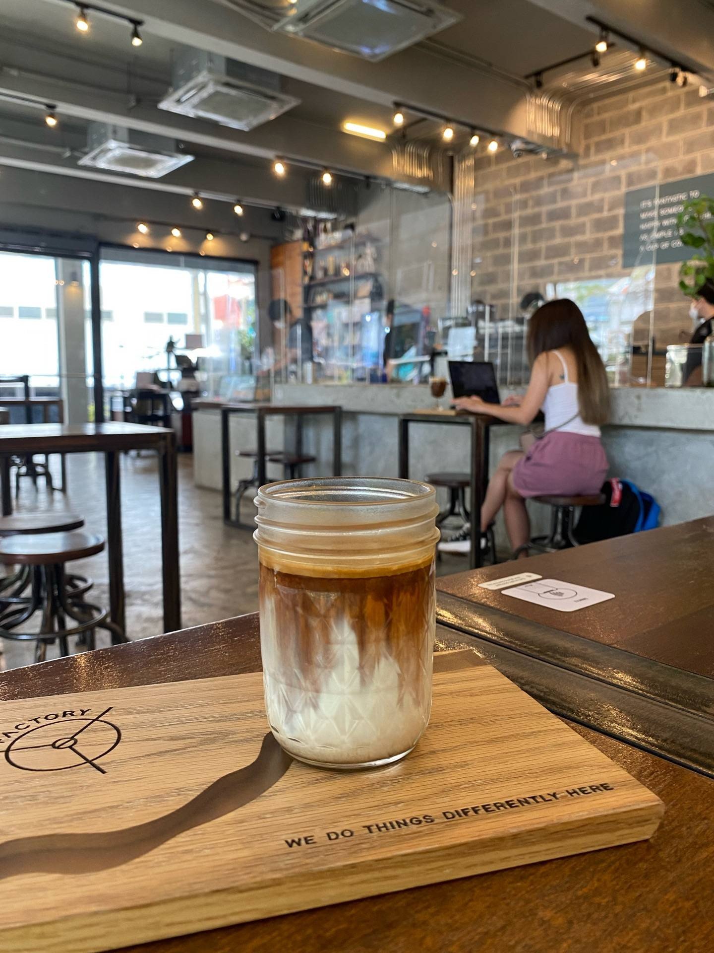 รีวิว Factory Coffee - BKK พญาไท - กาแฟนุ่มหอม! มีที่จอด โต๊ะเยอะ