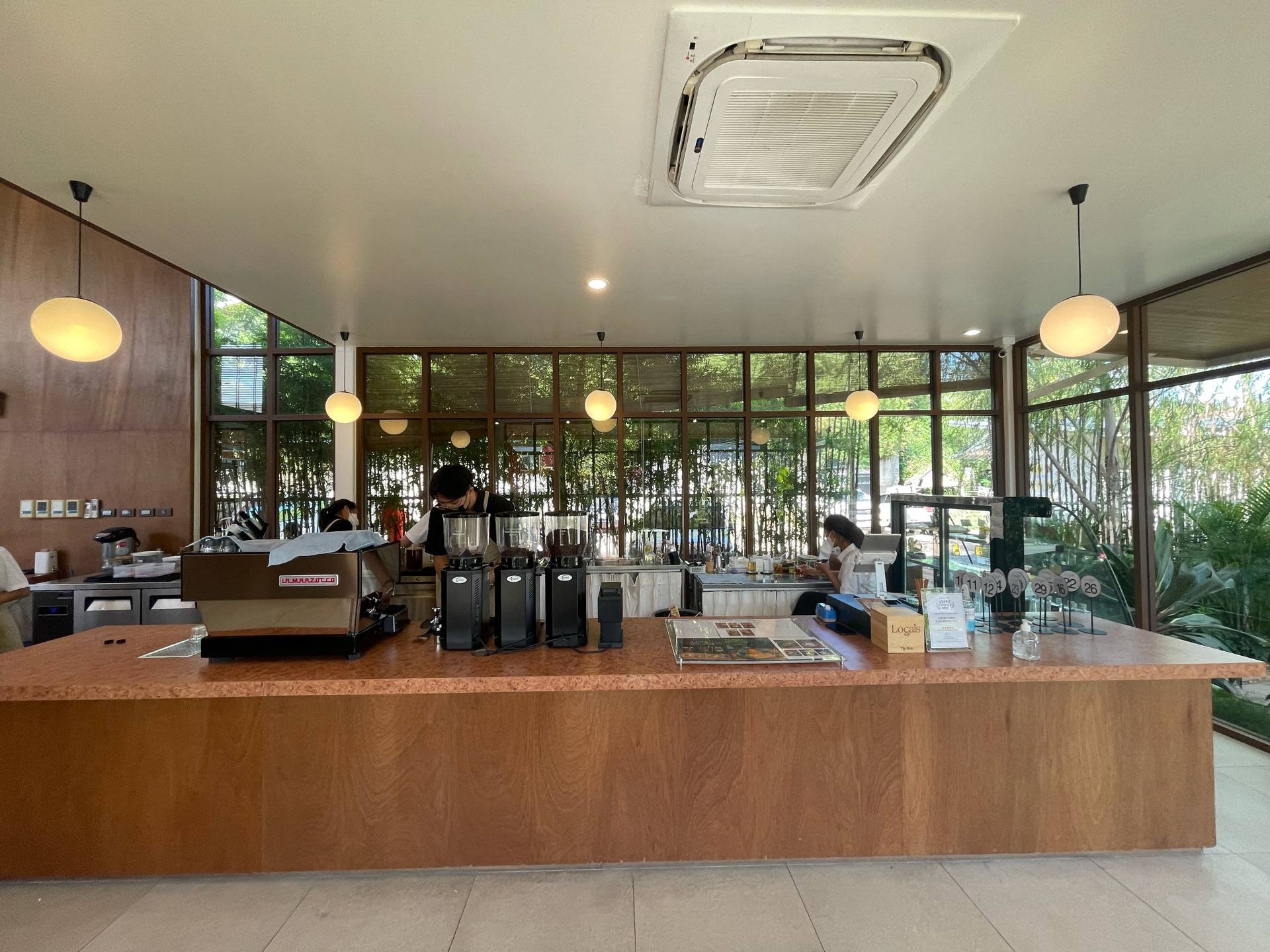 รีวิว Locals.hdy (Café&Restaurant) - - ร้านสวย มีทั้งอาหารและเครื่องดื่ม