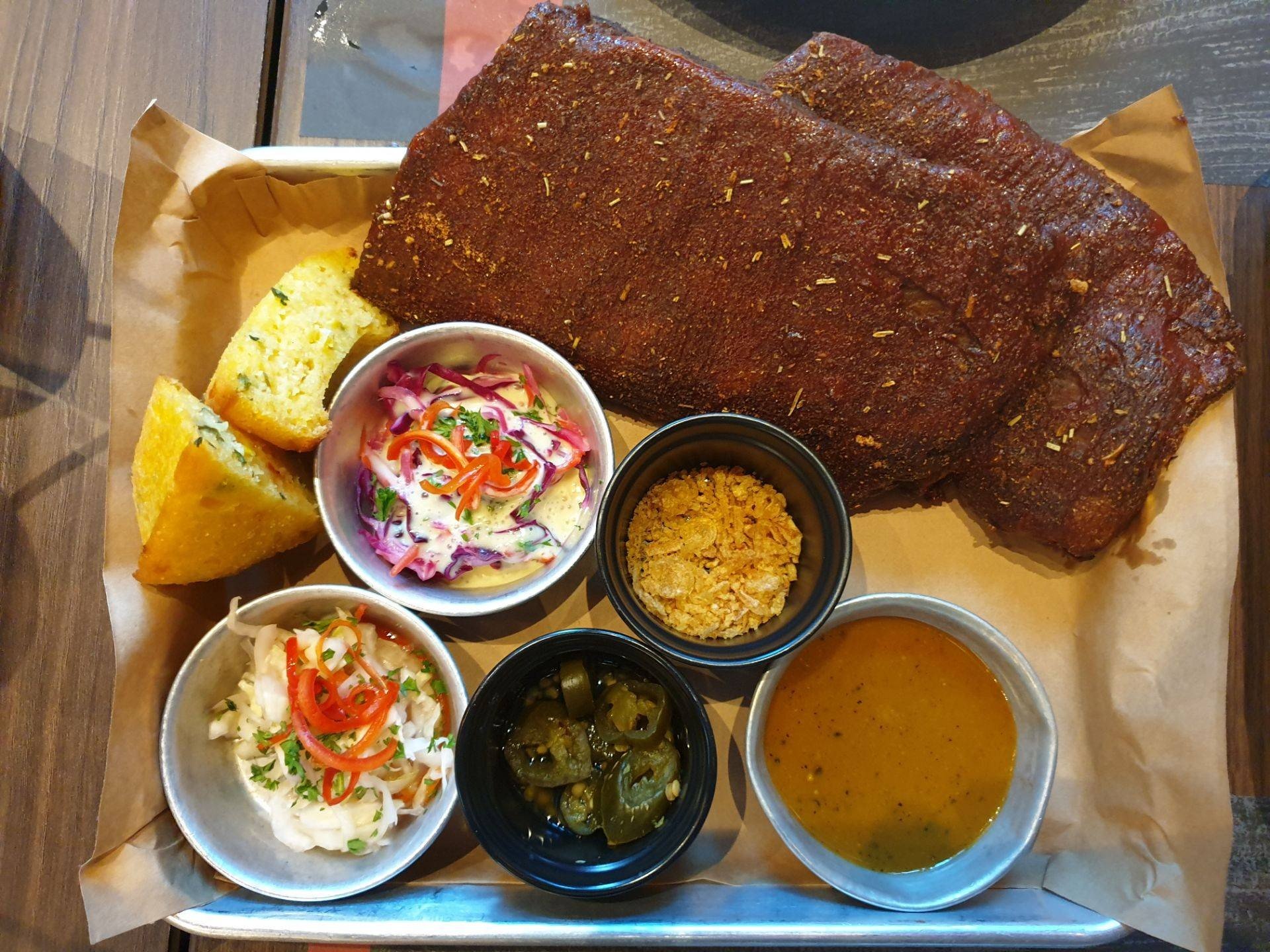 BBQ Pork Ribs • นุ่มๆ สองชิ้น แทบไม่ต้องเคี้ยว ร้าน Rolling Ribs Brew ...