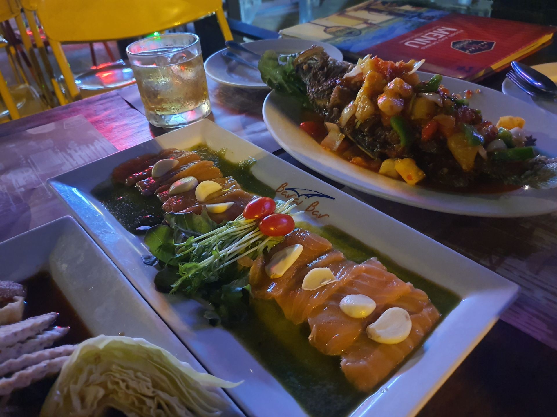 รีวิว 76 Garage - อาหารอร่อยมาก แซลมอนแซ่บ คือแซ่บๆฉ่ำๆ อร่อยสุดๆ ส้มตำ ...