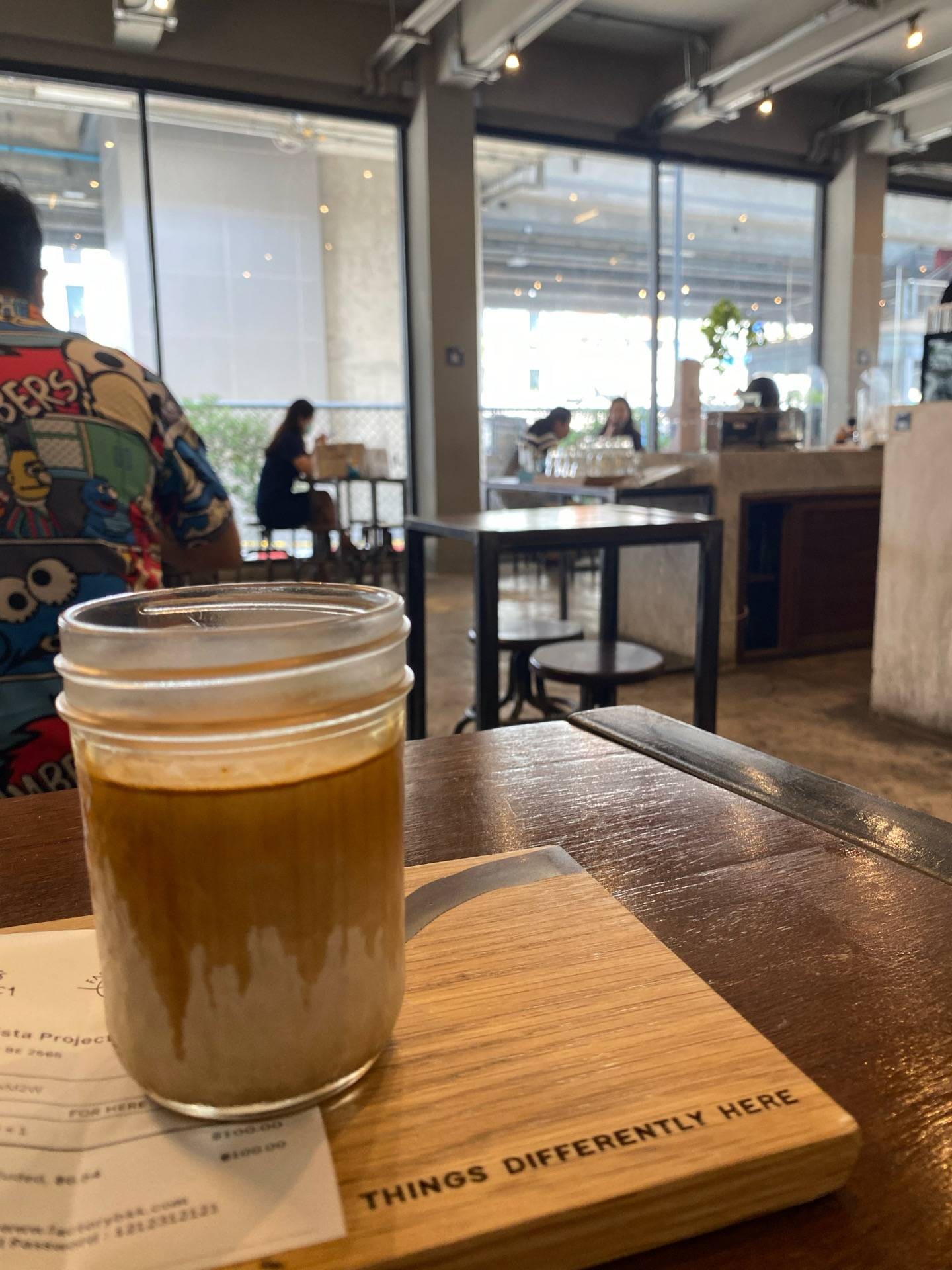 รีวิว Factory Coffee - BKK พญาไท - กาแฟอร่อยเหมือนเดิม ร้านกว้าง มีที่ ...