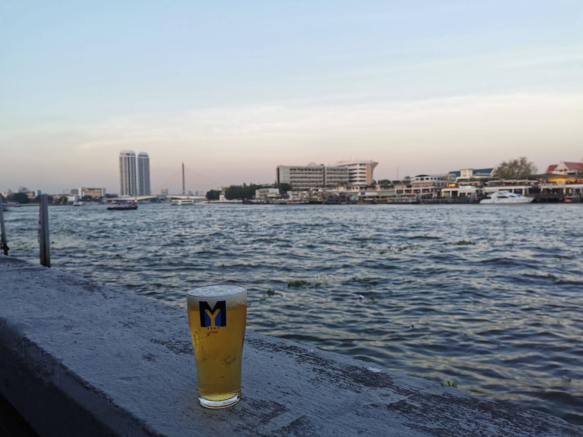 รีวิว Ta-ling Bar - อาหารอร่อย บรรยากาศริมน้ำ มีดนตรีสด