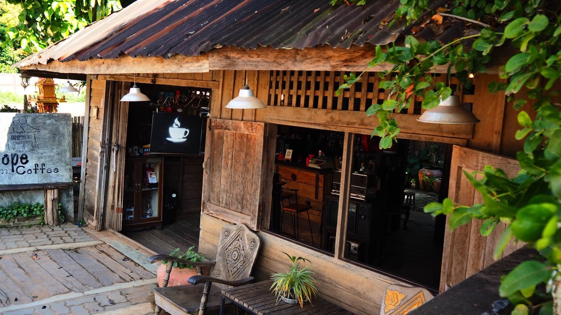 [รีวิว] ร้าน SlopeCoffee แพร่ | เมนูแนะนำ รูปภาพ ราคา