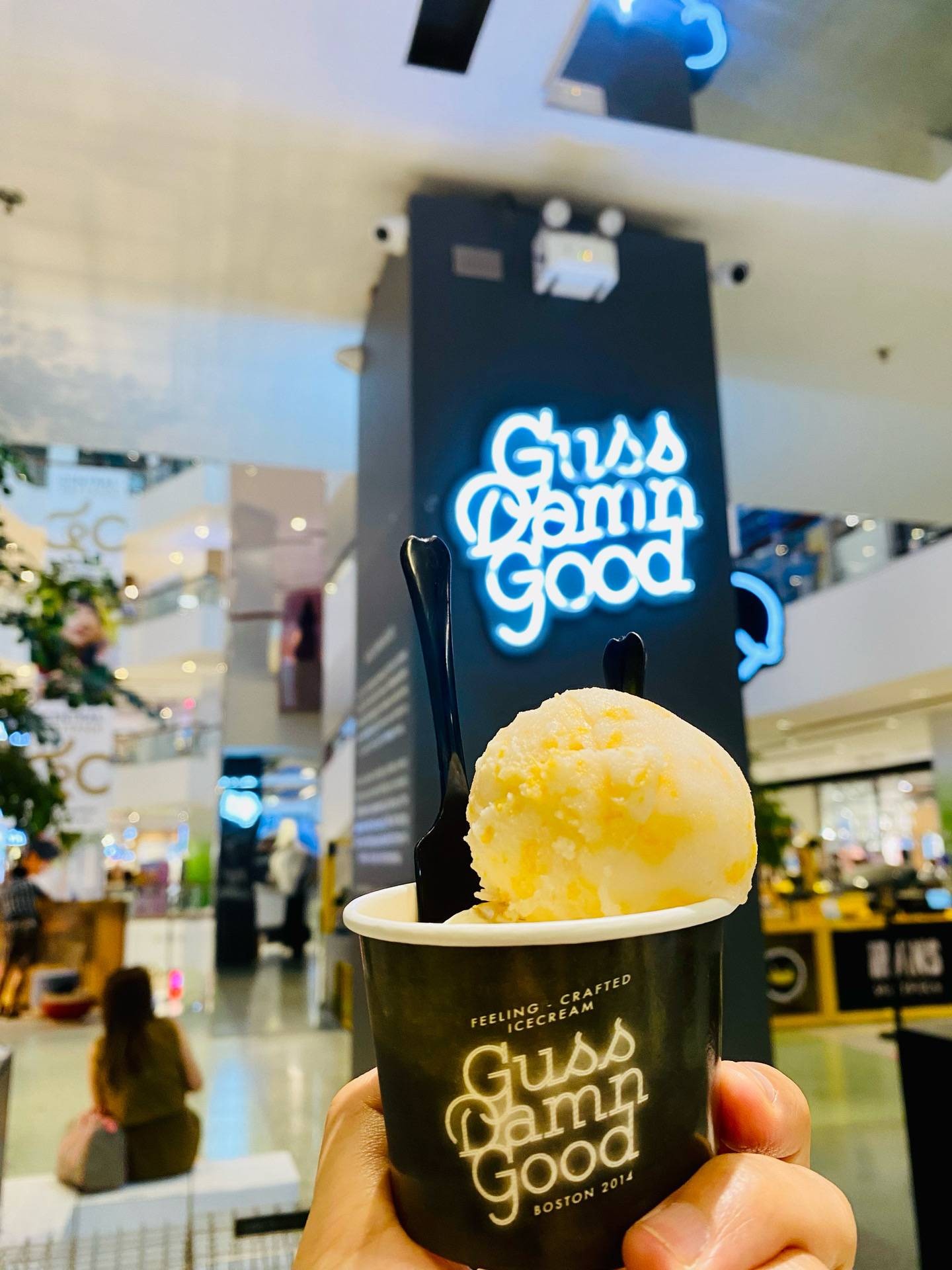 Firework ร้าน Guss Damn Good Central World