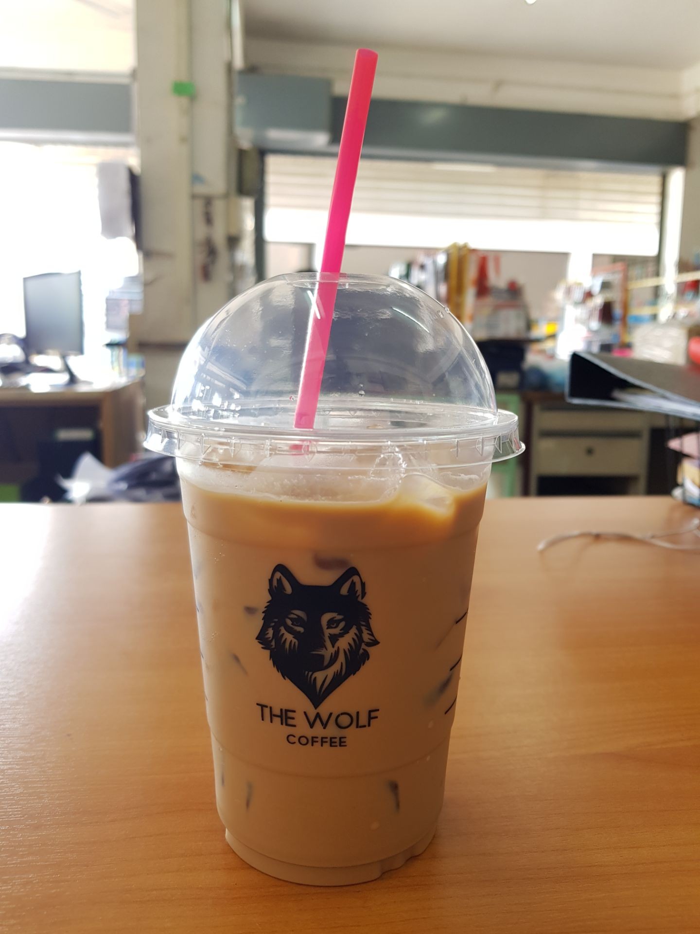 รีวิว The Wolf Coffee ขอนแก่น - กาแฟหอม รสชาติเข้มข้น ลาเต้เย็นรสชาติ ...