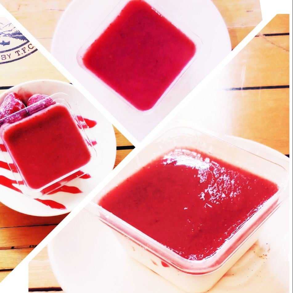 Chubby Strawberry Panna Cotta • image ร้าน Chubby Child Cafe & Oven ...