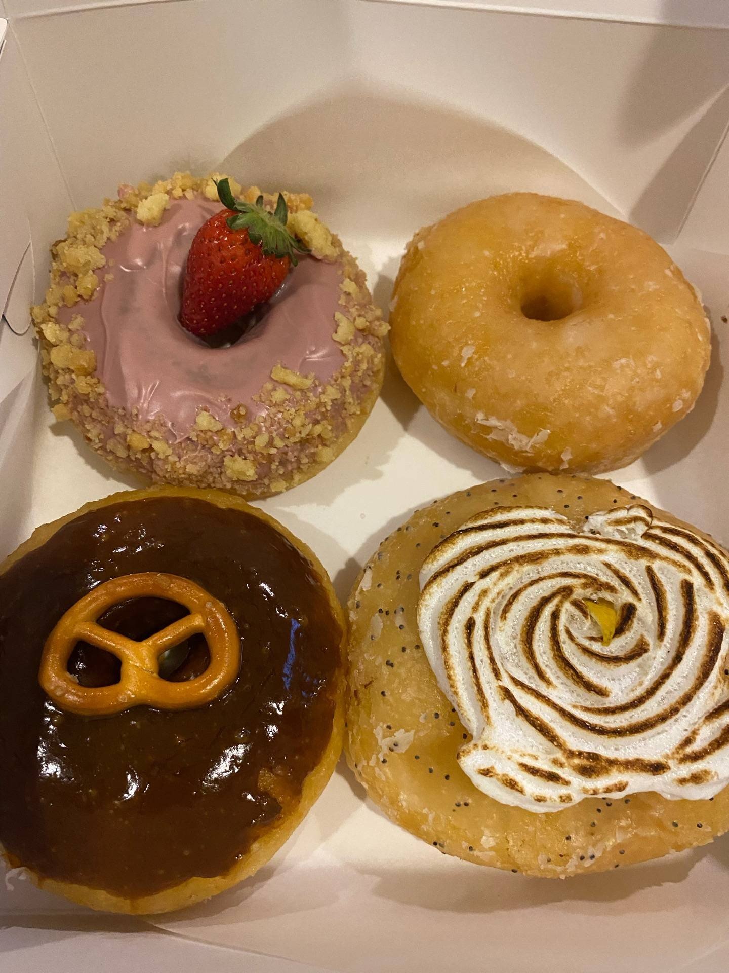 รีวิว John Donut ซอยโยธินพัฒนา - พรีเมี่ยมโฮมเมดโดนัทเจ้าดังในภูเก็ต ...